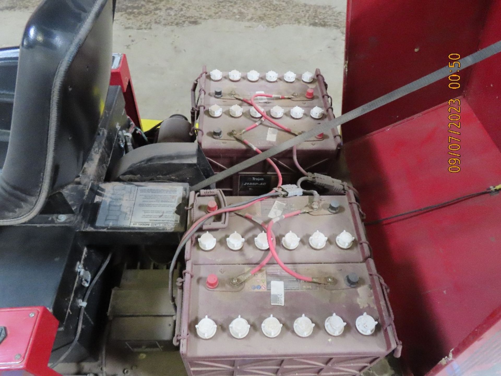 Factory Cat Mod. 48, Ride On Floor Scrubberw/ Built-In Charger