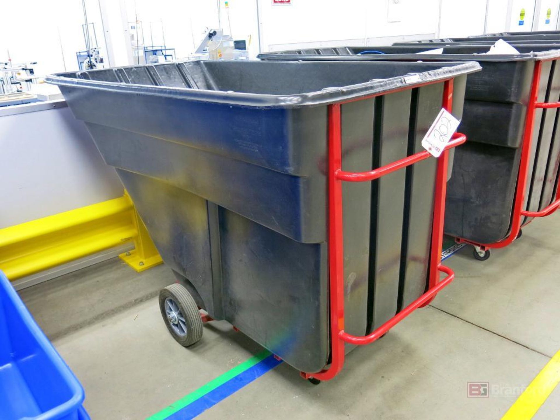 Rubbermaid Model 1025 Super Duty 1-1/2 Cu. Yd. Cap. 1200-Lb Cap ...