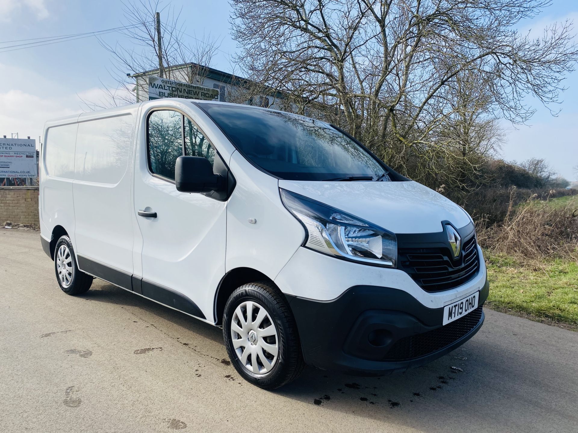 RENAULT TRAFIC SL27 1.6DCI 120 BUSINESS+ ** On Sale / Reserve Met ** D ...