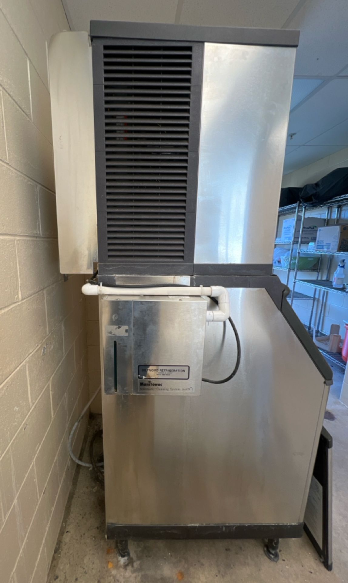 MANITOWOC QY0424A ICE MAKER WITH ICE BIN