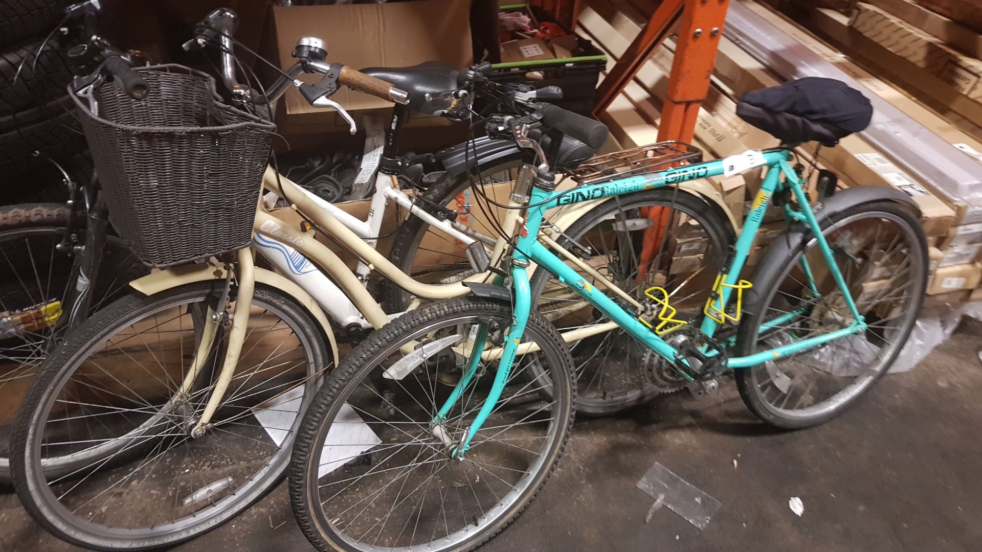 3 X MIX BIKE LOT TO INCLUDE RALEIGH GINO, APOLLO SPRINTER, & CLASSIC ...