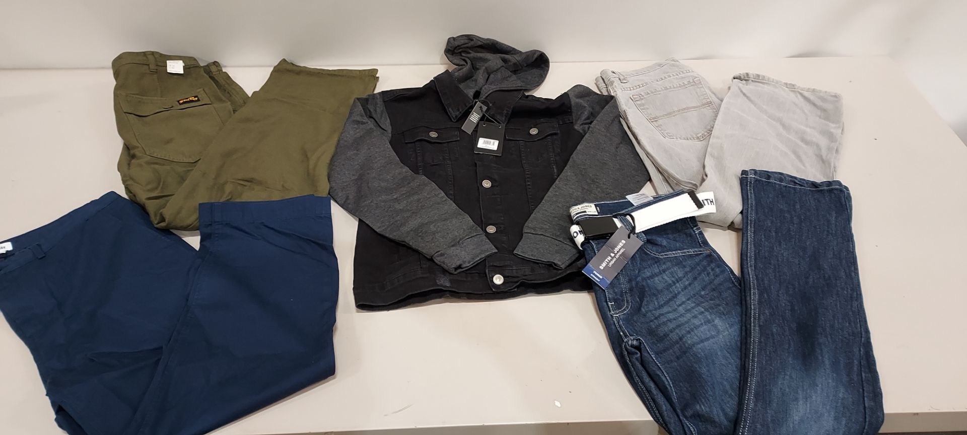 25 X BRAND NEW MIXED CLOTHING LOT CONTAINING BRAVE SOUL JEANS - H&M ...