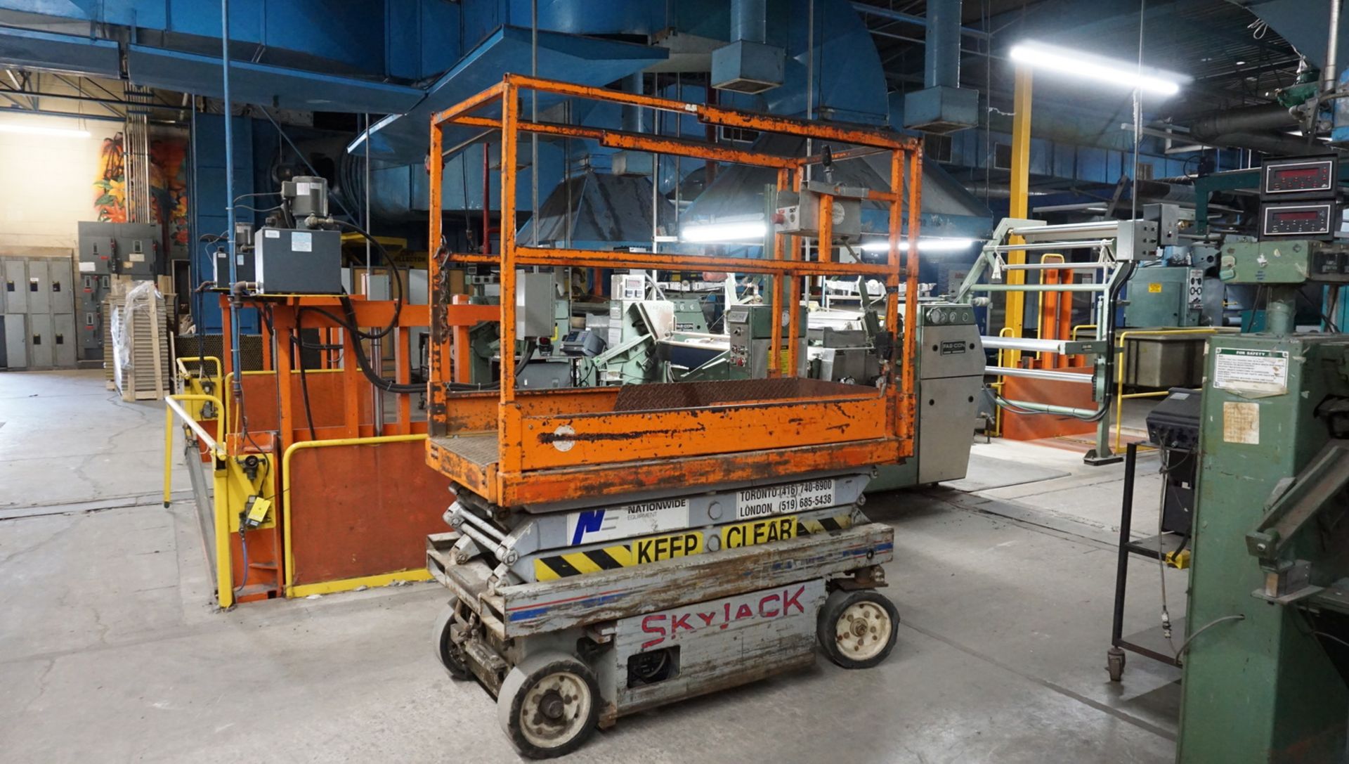 SKYJACK SJ-3015 ELECTRIC SCISSOR LIFT W/ 15' MAX PLATFORM HEIGHT ...