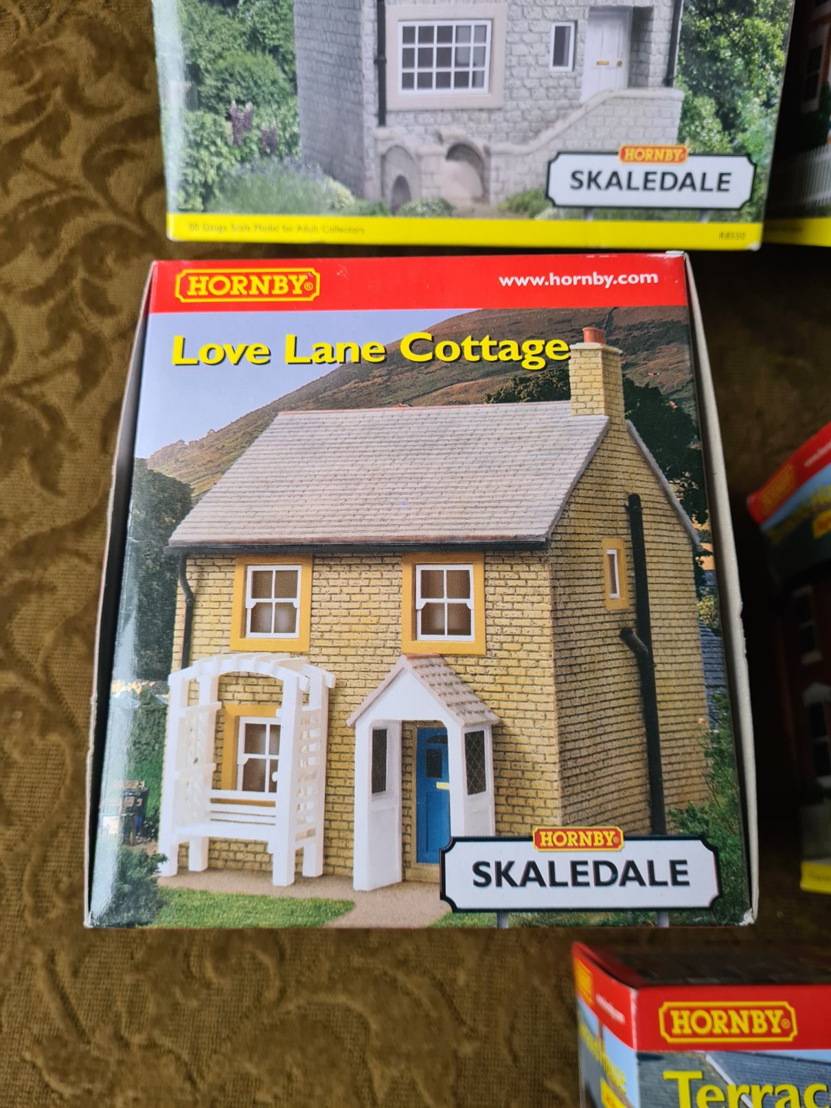 Hornby Skaledale layout models. Ticklepenny Cottage, Love Lane Cottage ...