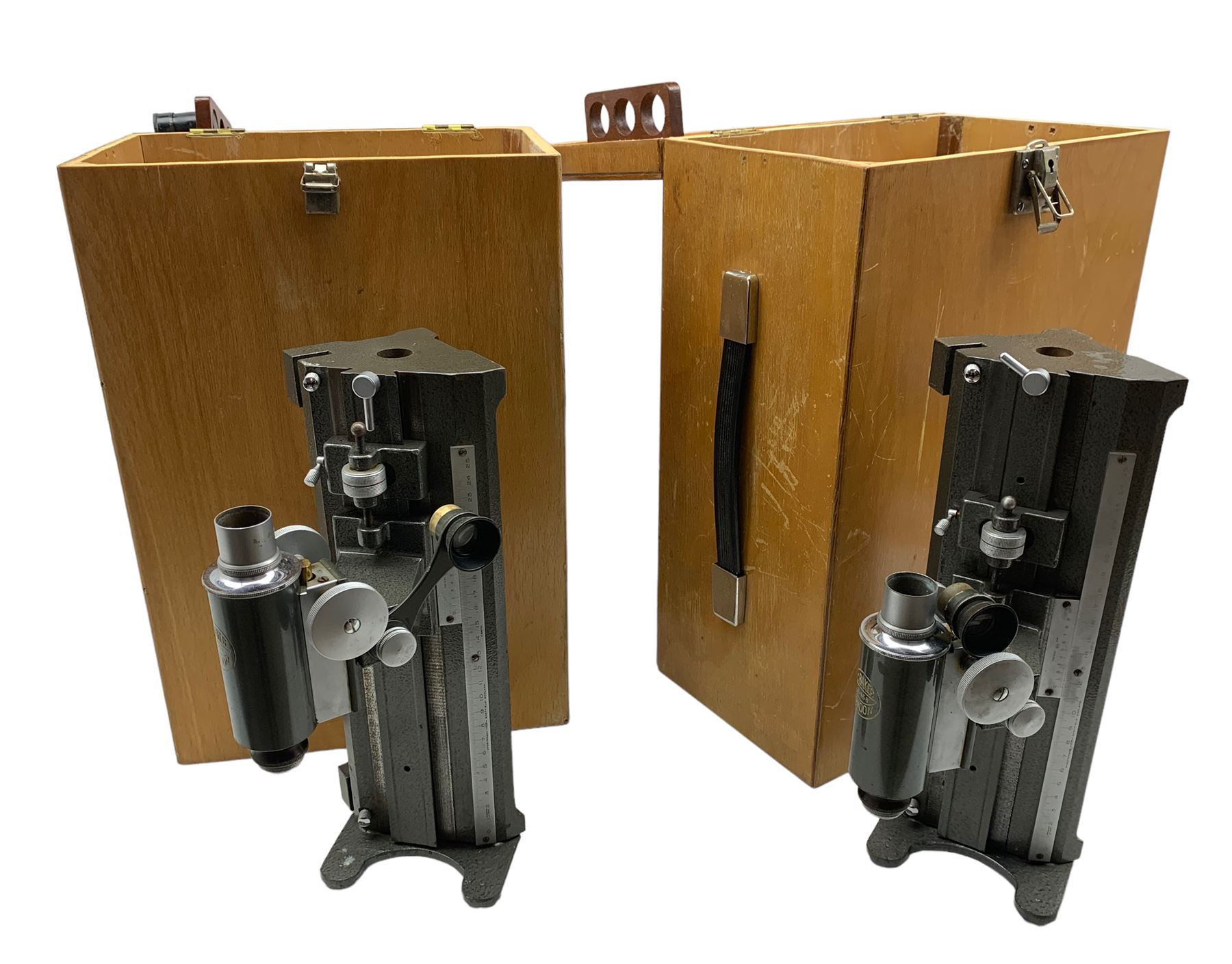 Travelling microscope by C Baker, London No.16534 with Chesterman ...