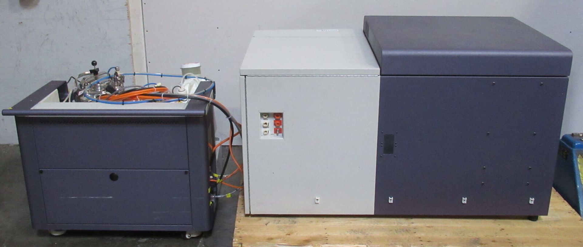 BD FACSAria IIu Cytometer Cell Sorter w/ Fluidics Cart, Computer