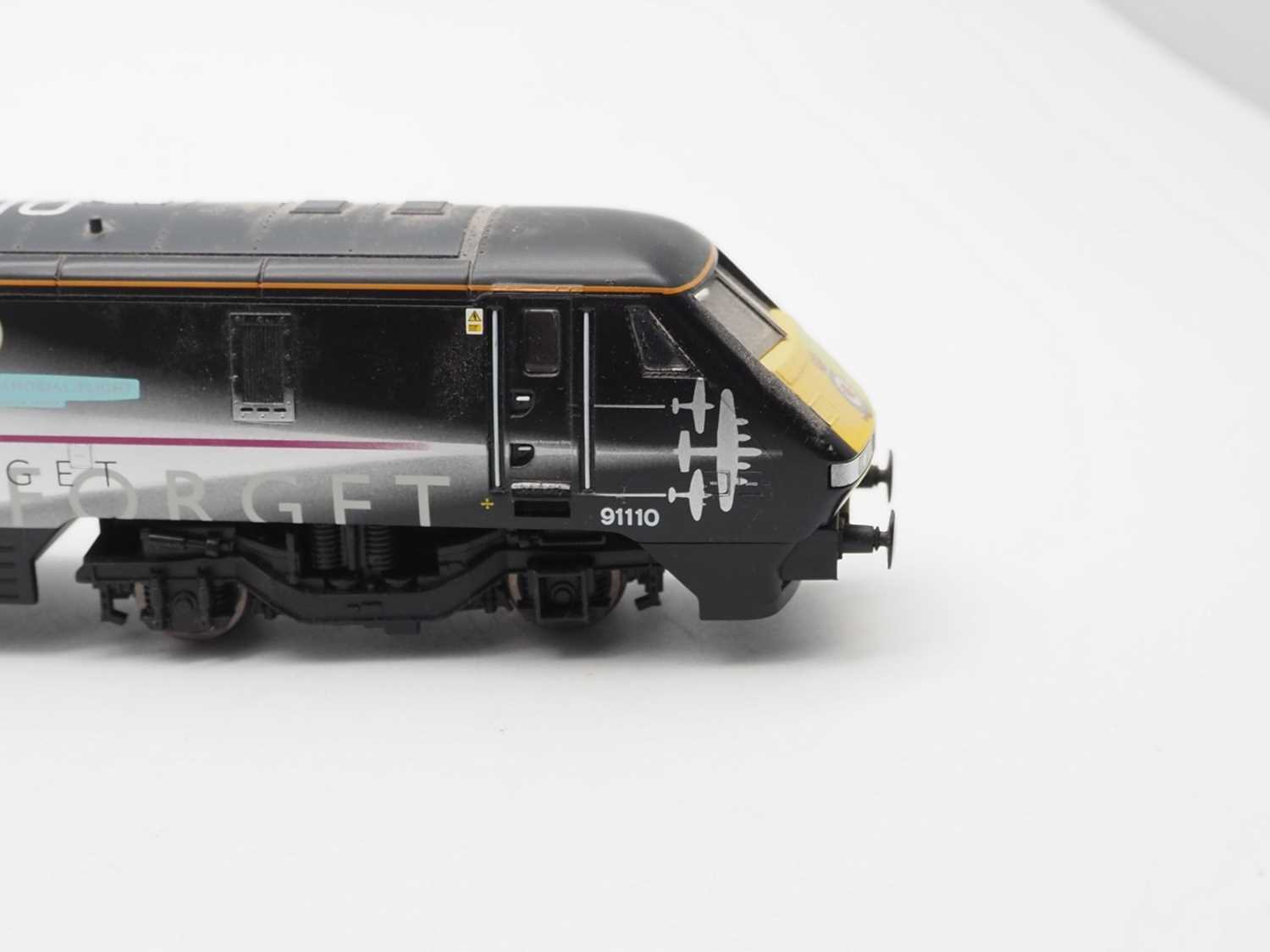A HORNBY R3001 OO gauge class 91 electric locomotive in East Coast ...