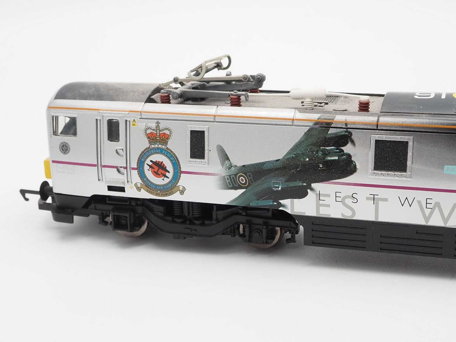 A HORNBY R3001 OO gauge class 91 electric locomotive in East Coast ...