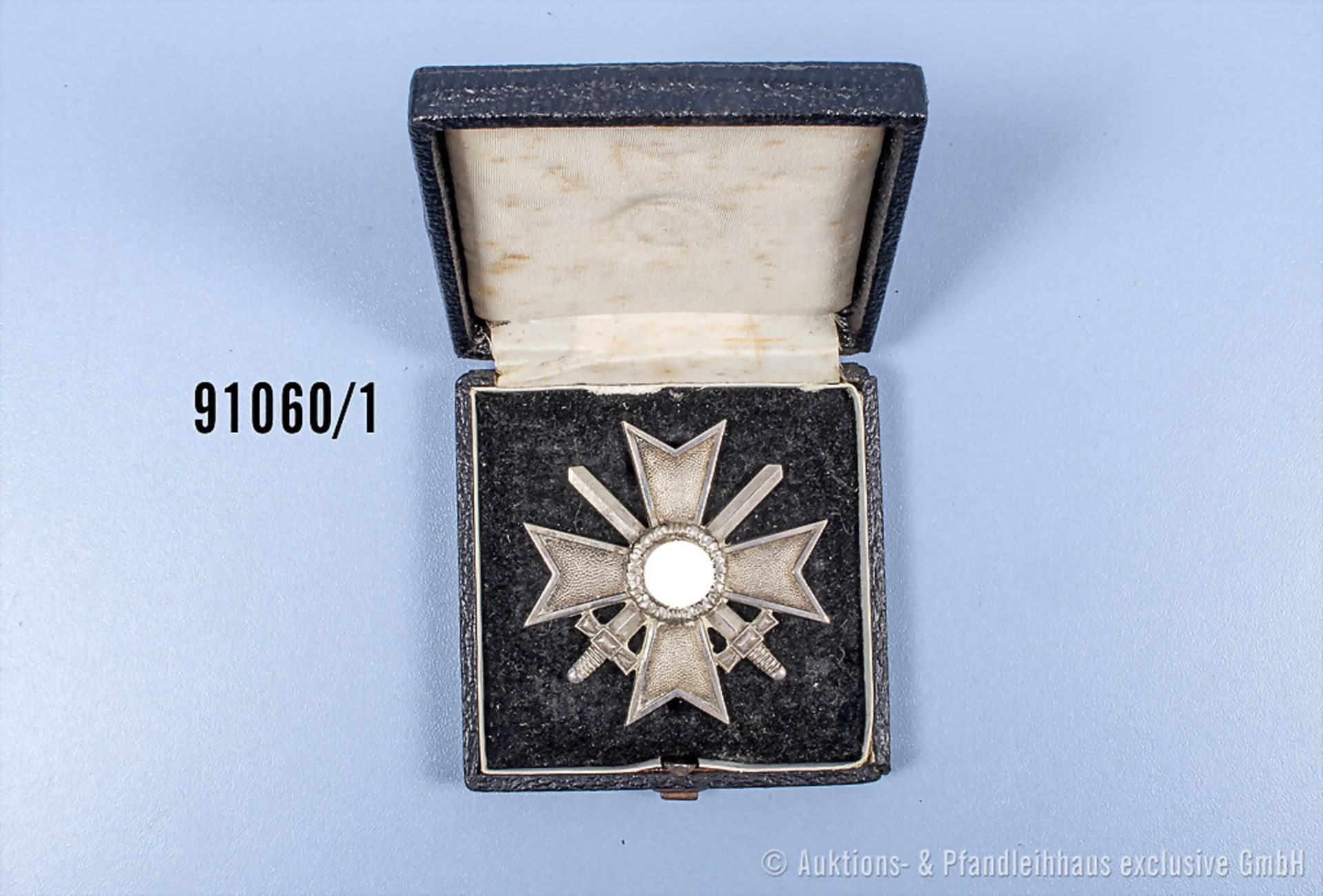 KVK 1. Klasse mit Schwertern, Buntmetallausf., Hersteller "1" auf der ...