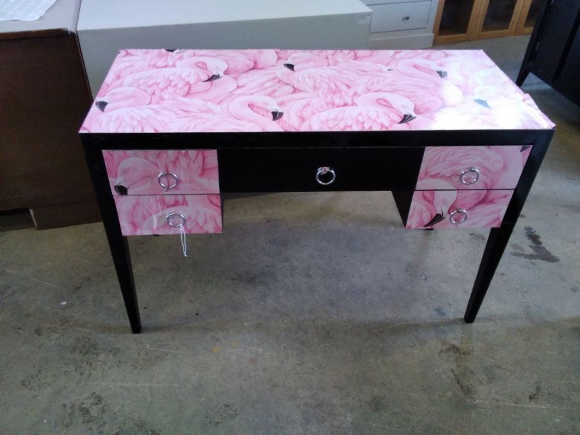 DRESSING TABLE (DAMAGED)