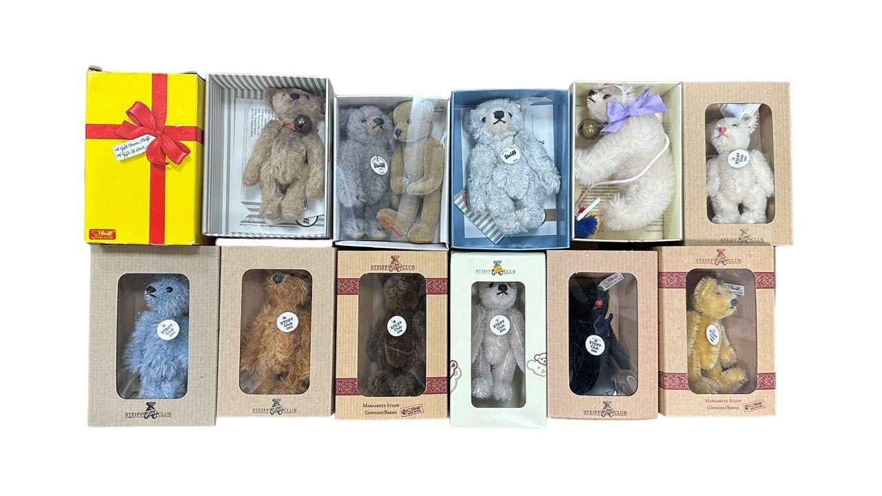 Steiff. Collection of twelve Steiff Club Annual Gift 10cm bears, range ...
