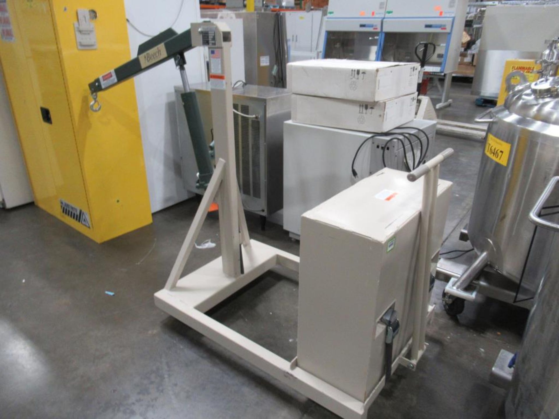 Beech hydraulic mobile cherry picker, model B-500CW, s/n 51168, with ...