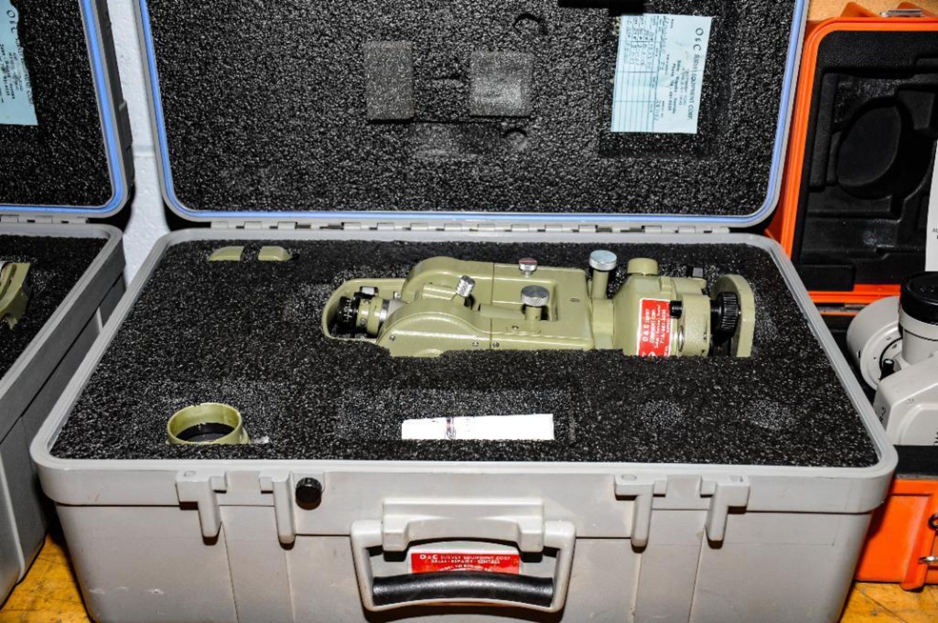 Leica - Wild T2 s/n 287182 opto-mechanical theodolite