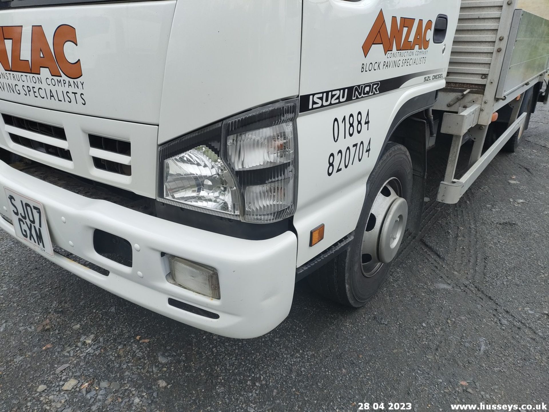 Lot 3128 07/07 ISUZU TRUCKS NQR 70 - 5193cc 2dr Lorry (White, 144k)Make ...