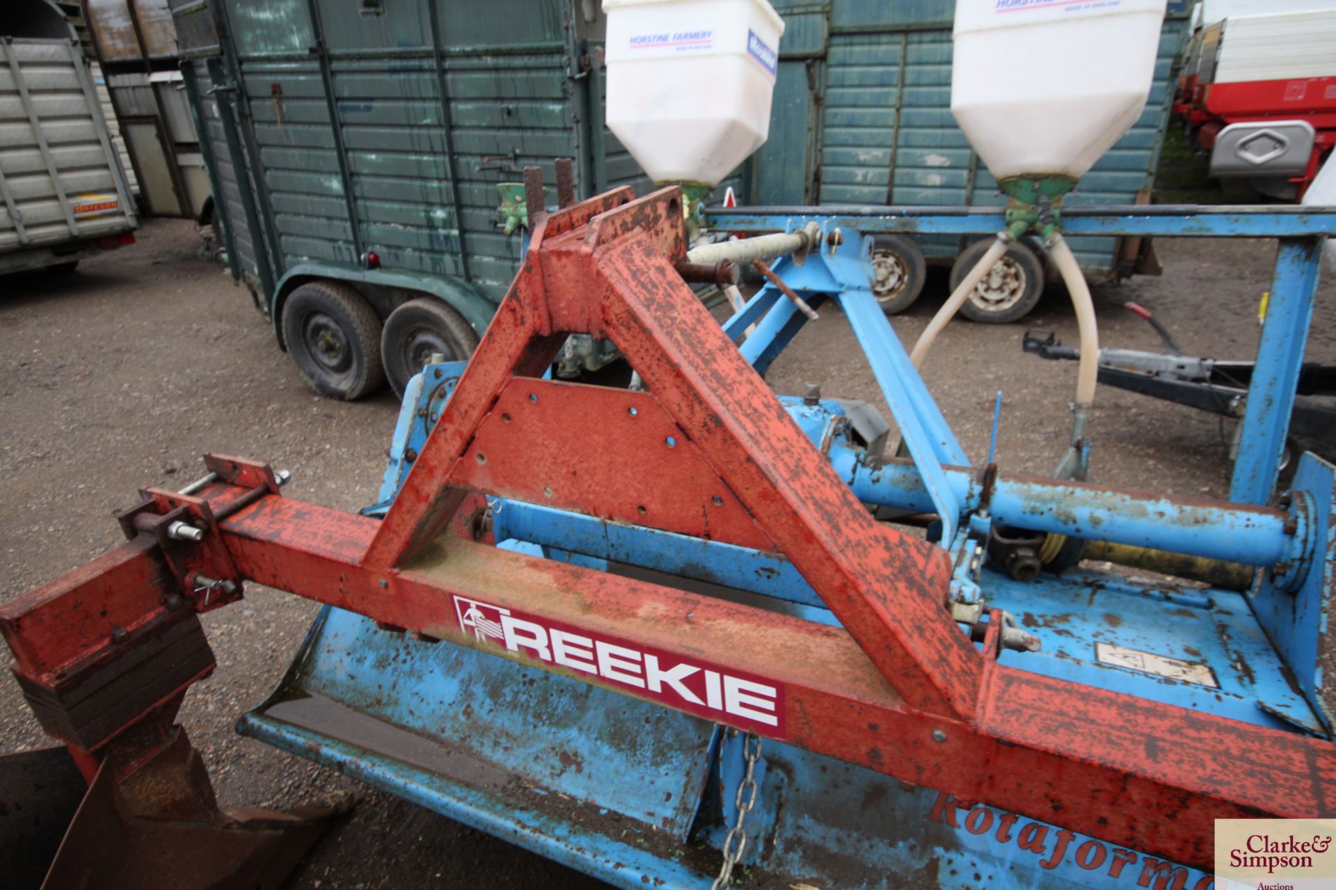Person bed tiller with Reekie bed former. V