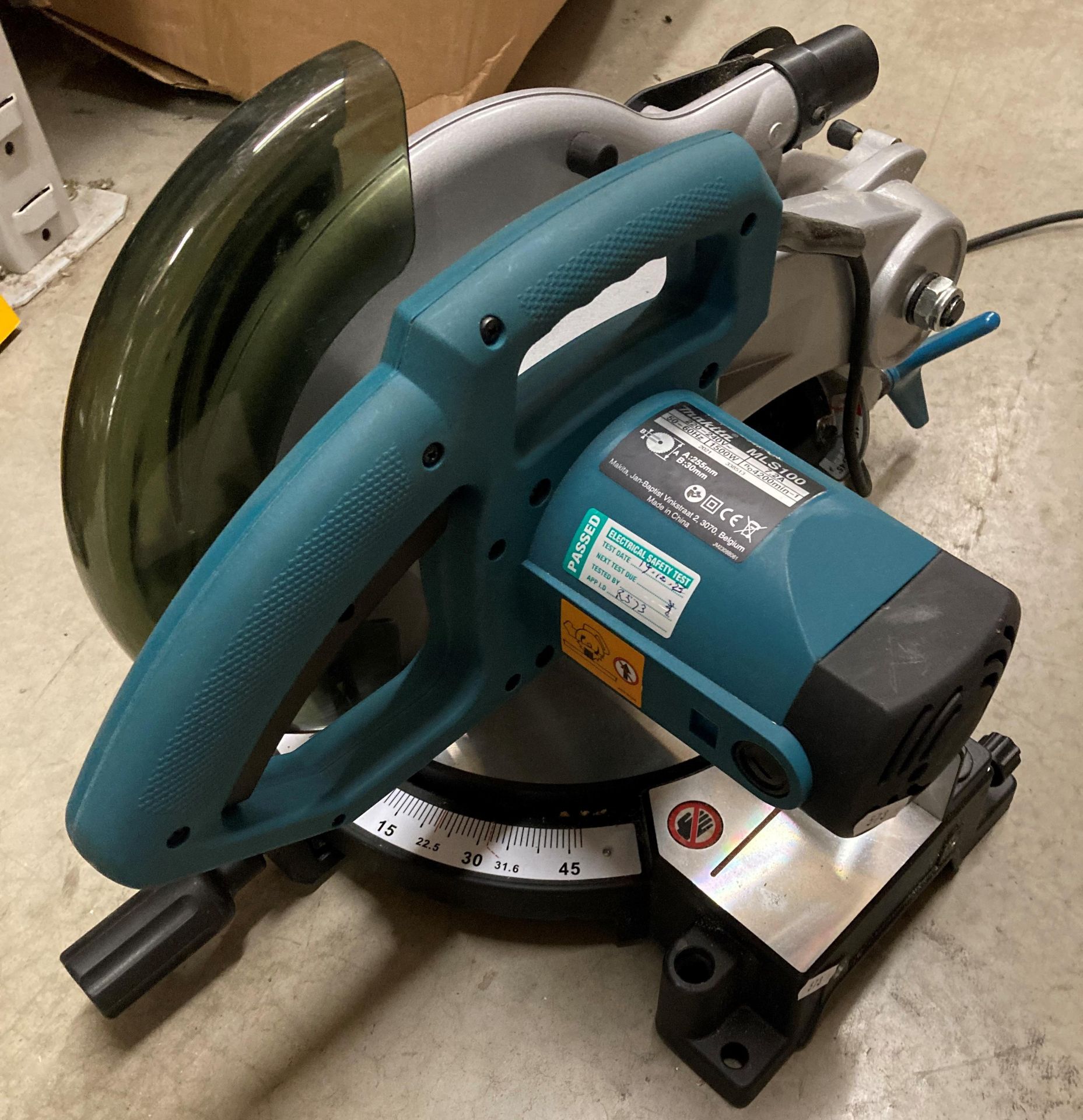 Makita MLS 100 circular mitre saw (240v) (saleroom location: U03 ...