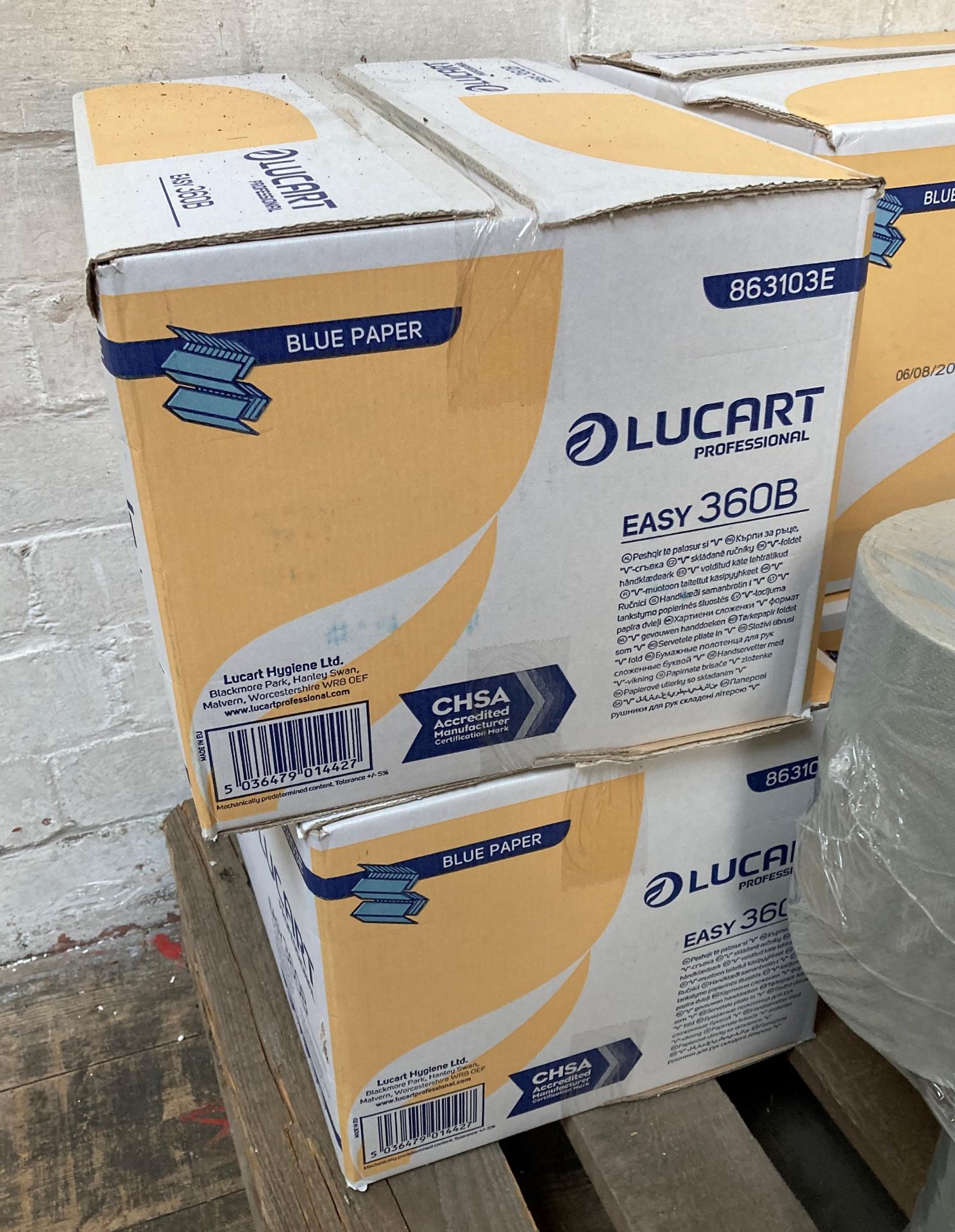 Contents to pallet - 4 x boxes Lucart easy 360 B toilet paper/hand ...