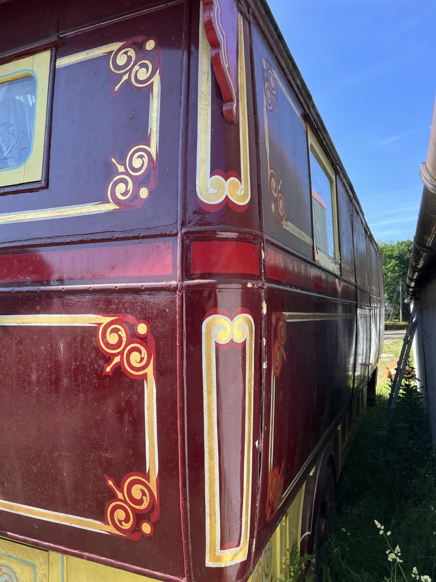 SHOWMAN'S LIVING WAGON built around 1920/30’s; painted dark maroon and ...