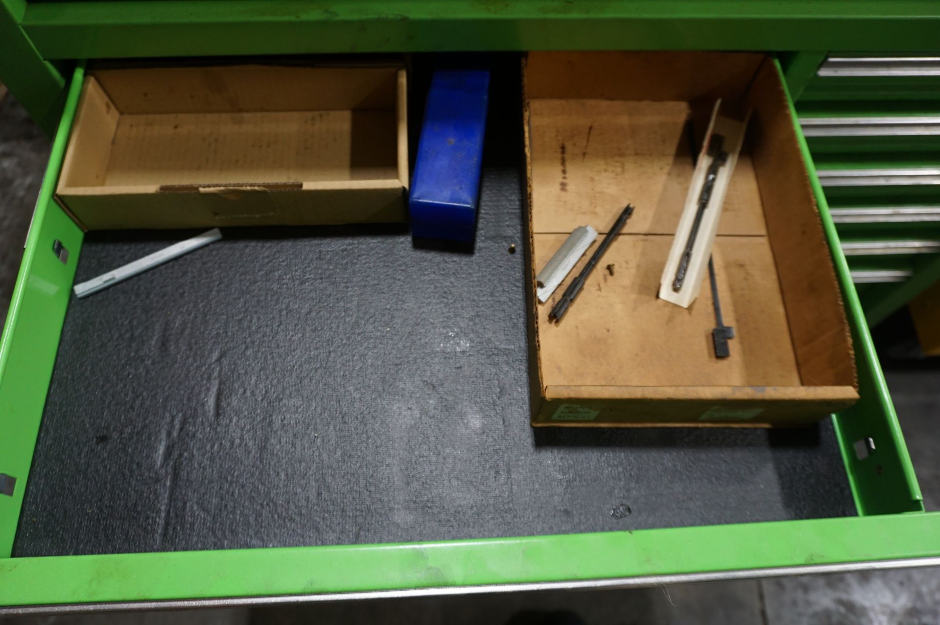 US GENERAL 44" X 22" HEAVY DUTY ROLLER CABINET WITH MISC. CONTENTS ...