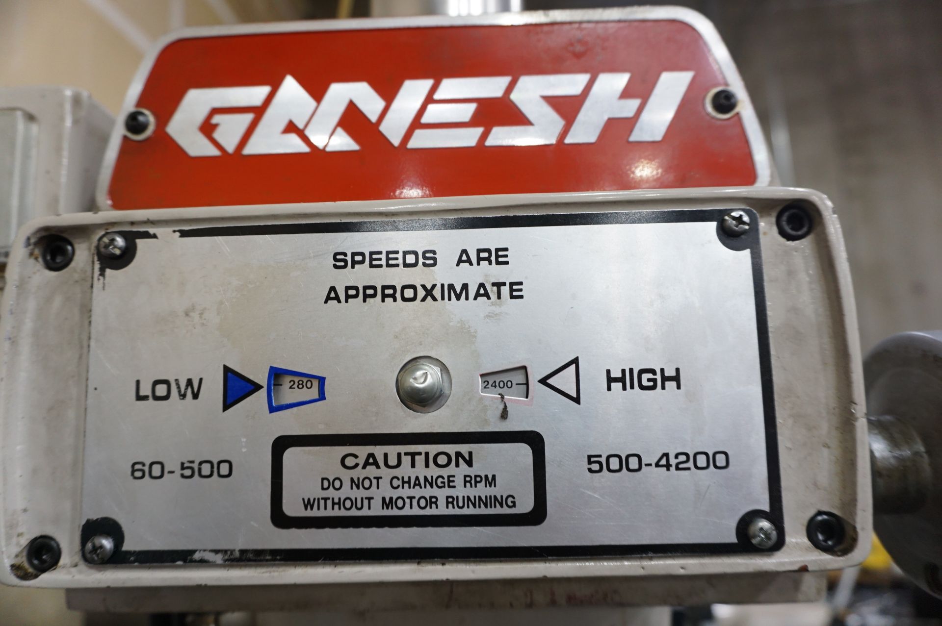 200X GANESH DELUXE GW-2 KNEE MILL, 500-4200 RPM, NEWALL C80 DIGITAL ...