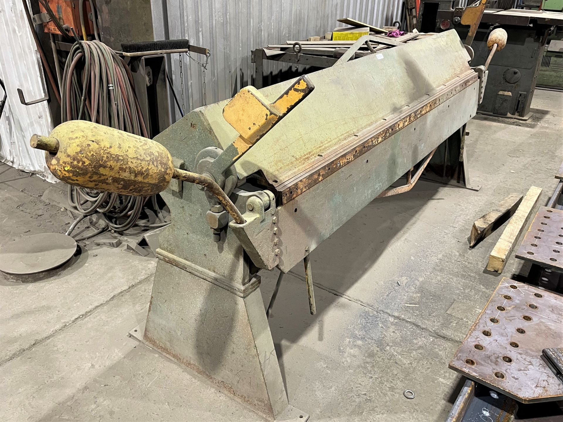 Chicago Dreis & Krump Mdl. S-816 Hand Brake, 8' x 16 Ga. Capacity