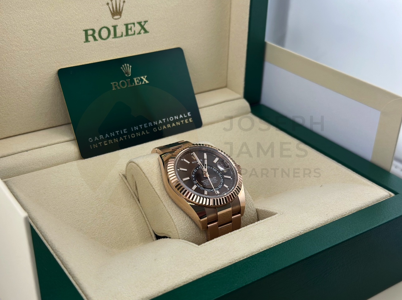 ROLEX SKY-DWELLER ON SALE / RESERVE MET MATERIAL: 18CT EVEROSE GOLD ...