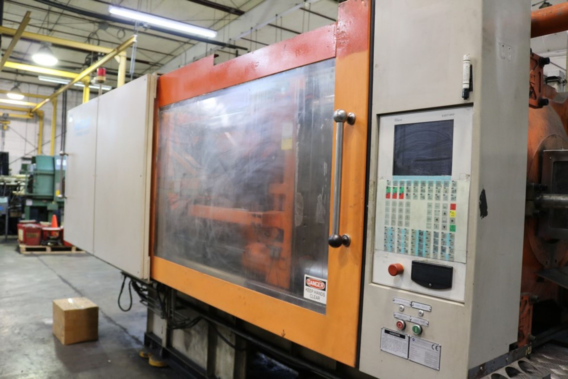 2002 Haitian HTW-328 Injection Molding Machine 368 Ton, 40 oz Shot Size ...