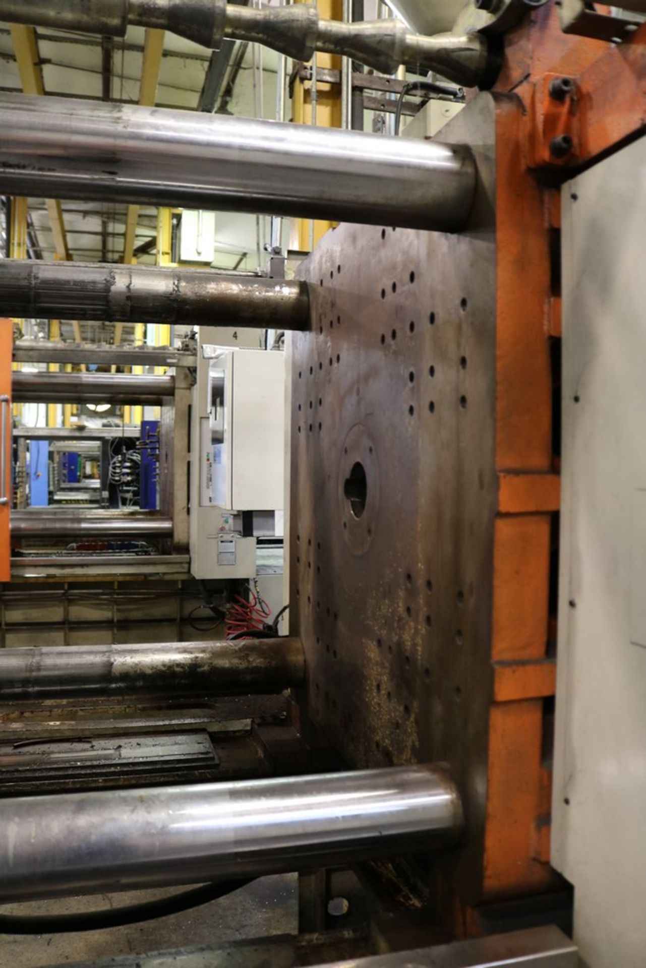 2002 Haitian HTW-328 Injection Molding Machine 368 Ton, 40 oz Shot Size ...