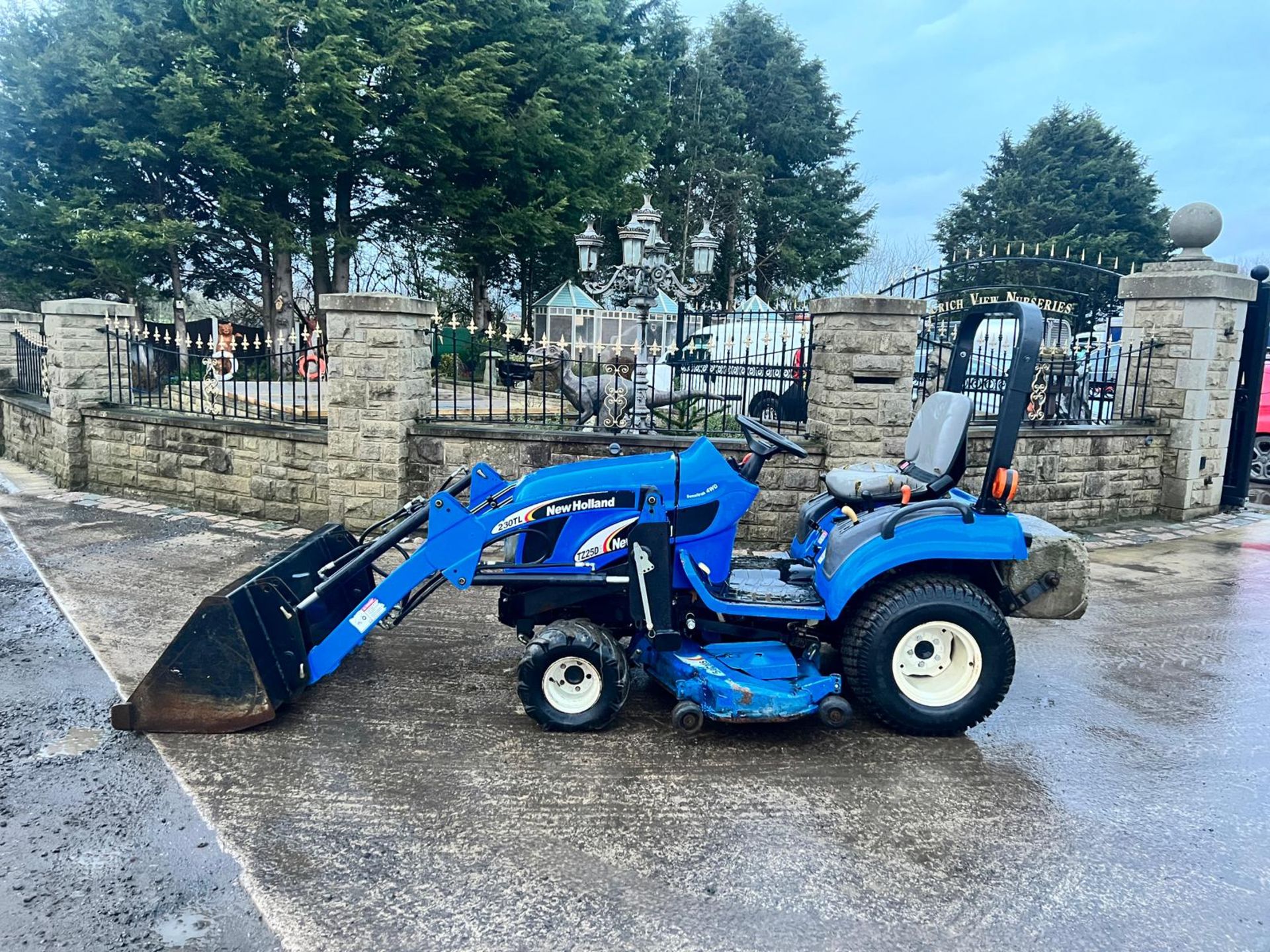 Ja - New Holland Boomer TZ25DA 25HP 4WD Compact Tractor With 54 ...