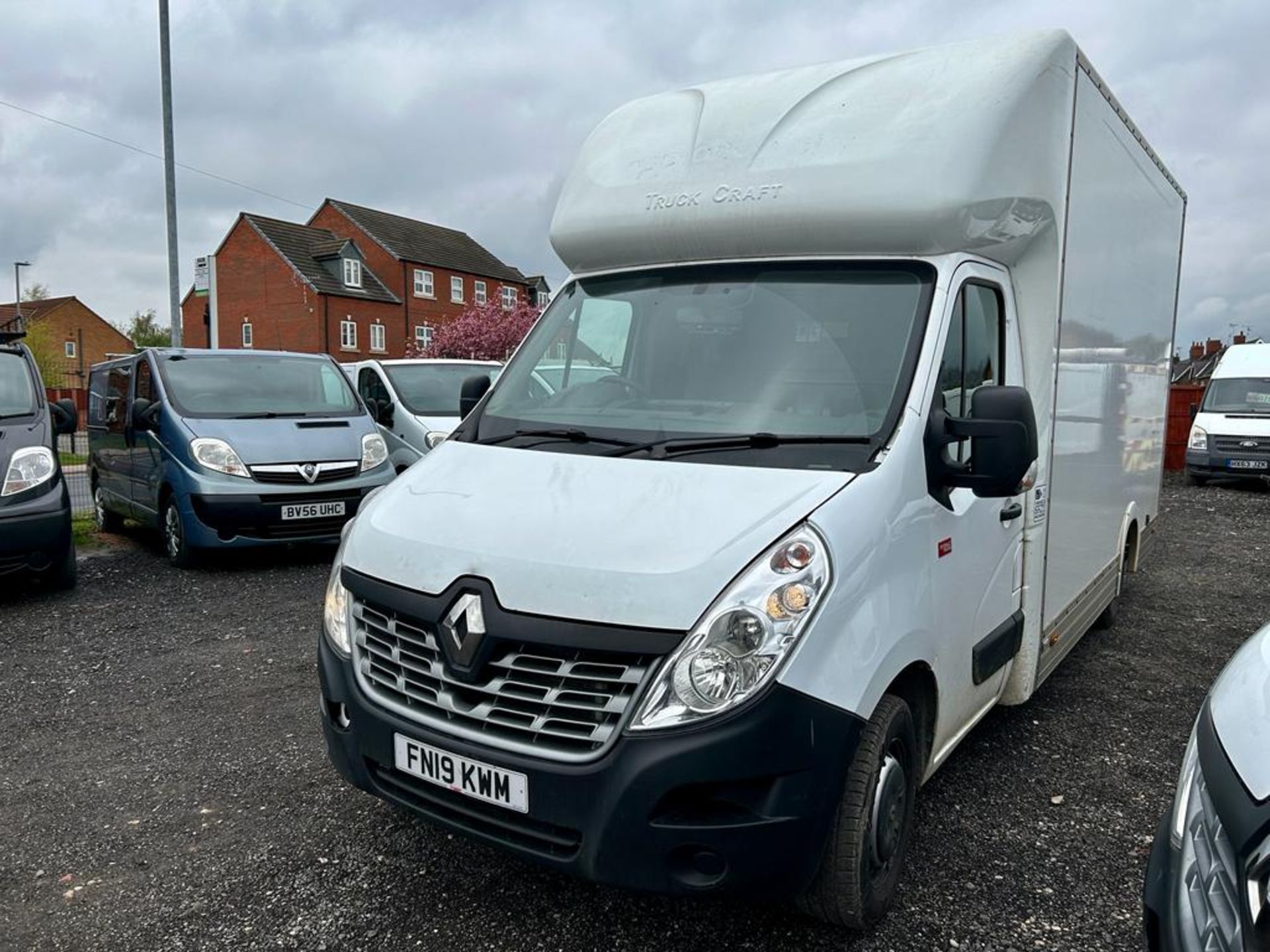 ABC - 2019 RENAULT TRUCKS MASTER 35 LWB WHITE LOW LOADER PLATFORM CAB ...