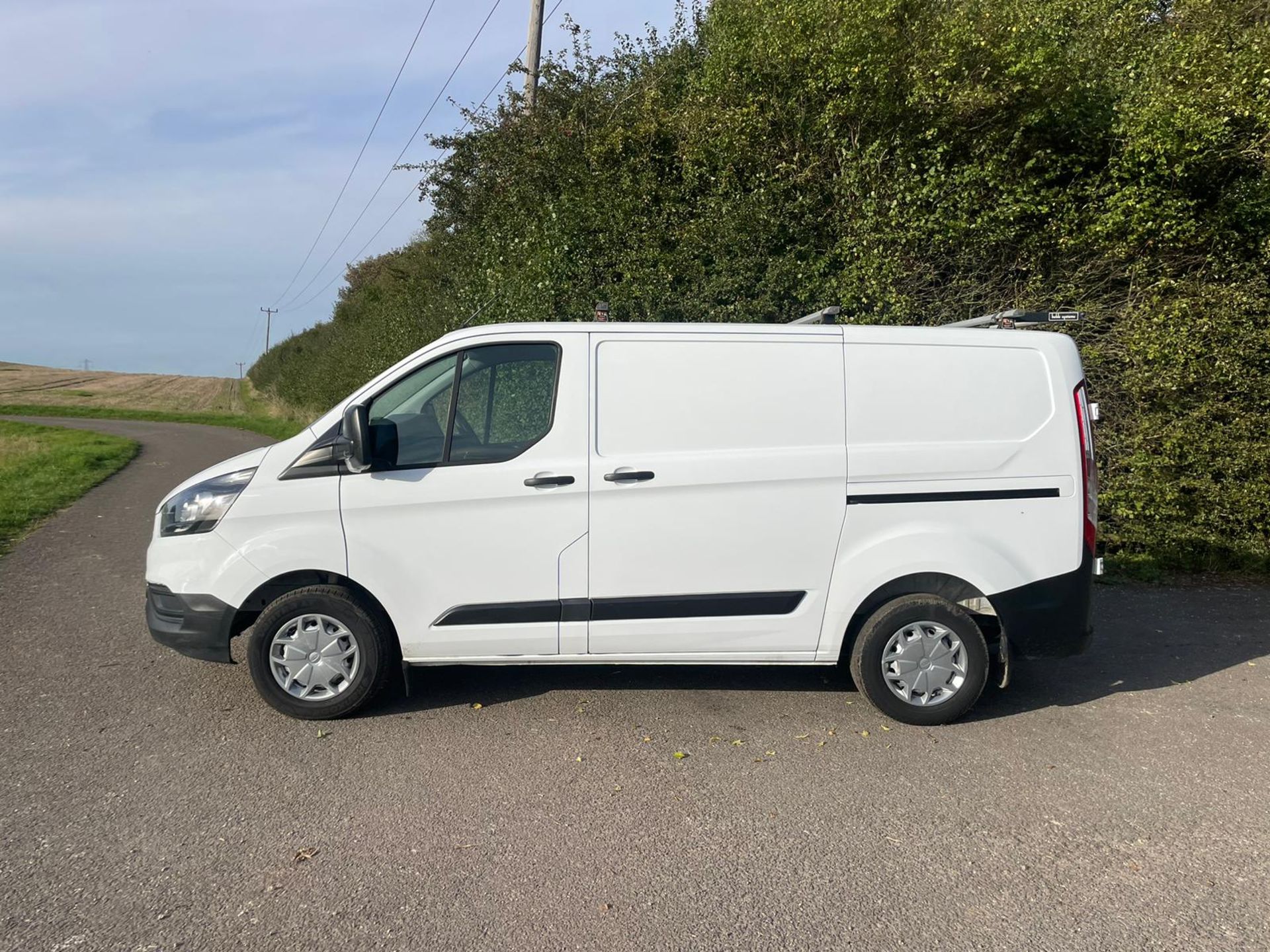 KB - 2019 FORD TRANSIT CUSTOM 280 BASE WHITE PANEL VAN *PLUS VAT* DATE ...