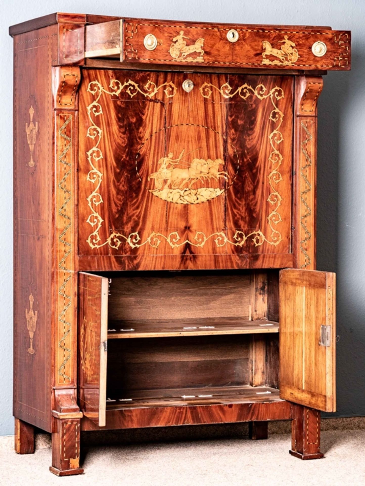Eleganter Schreibschrank / Sekretär, Niederlande um 1790, massiver ...