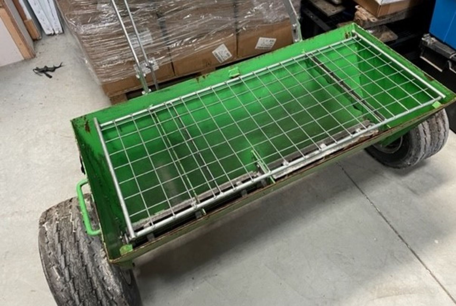 2-wheel mechanical spreader for dry shake on concrete floors (Location ...