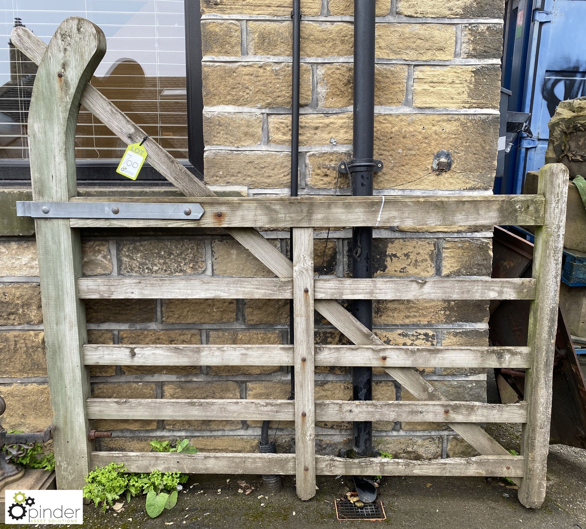 A 5-bar vintage wooden curved horn Livestock Gate, approx. 64in high x ...