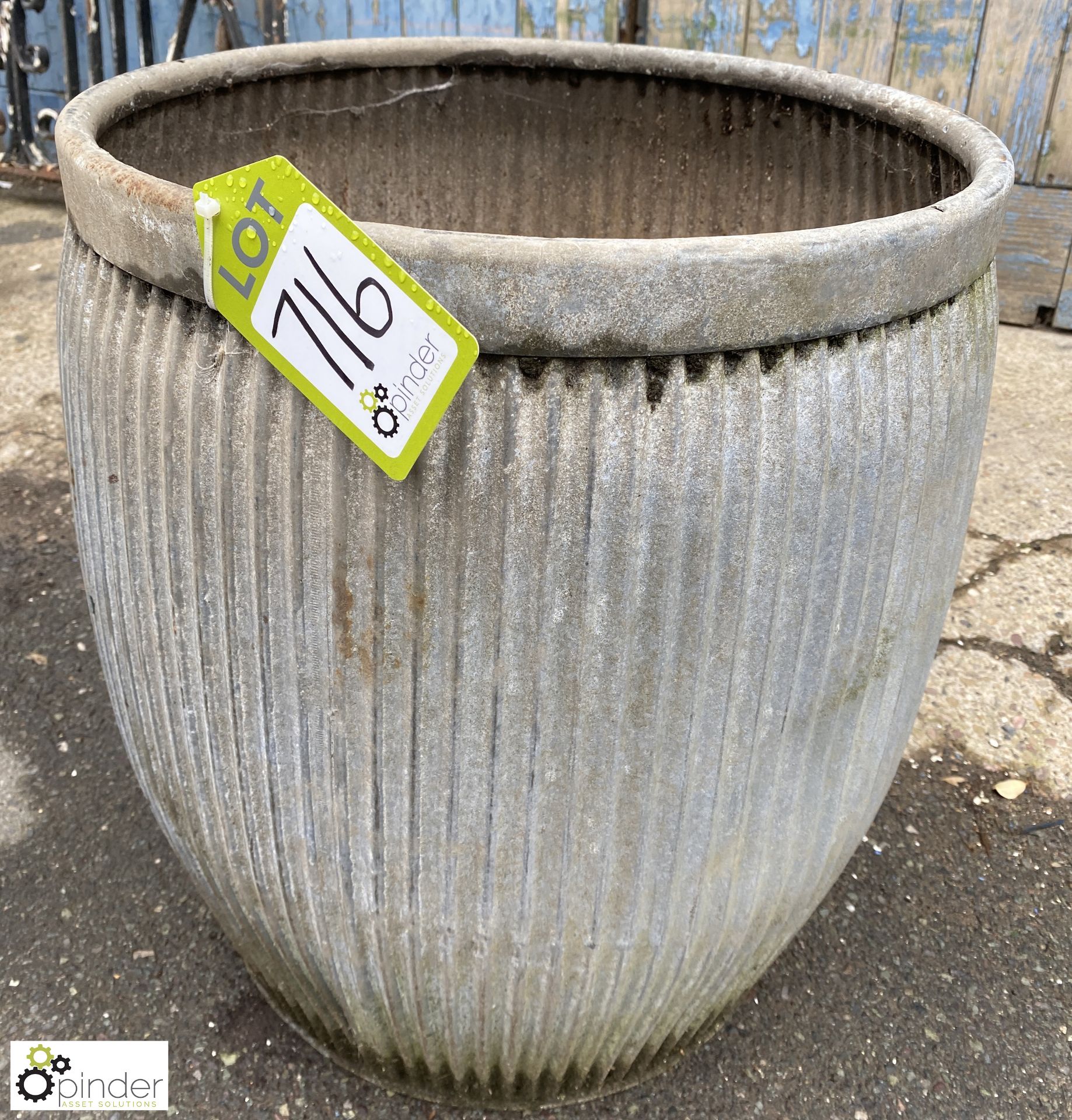 An original galvanised metal Dolly/Peggy Tub, circa 1920’s, approx ...
