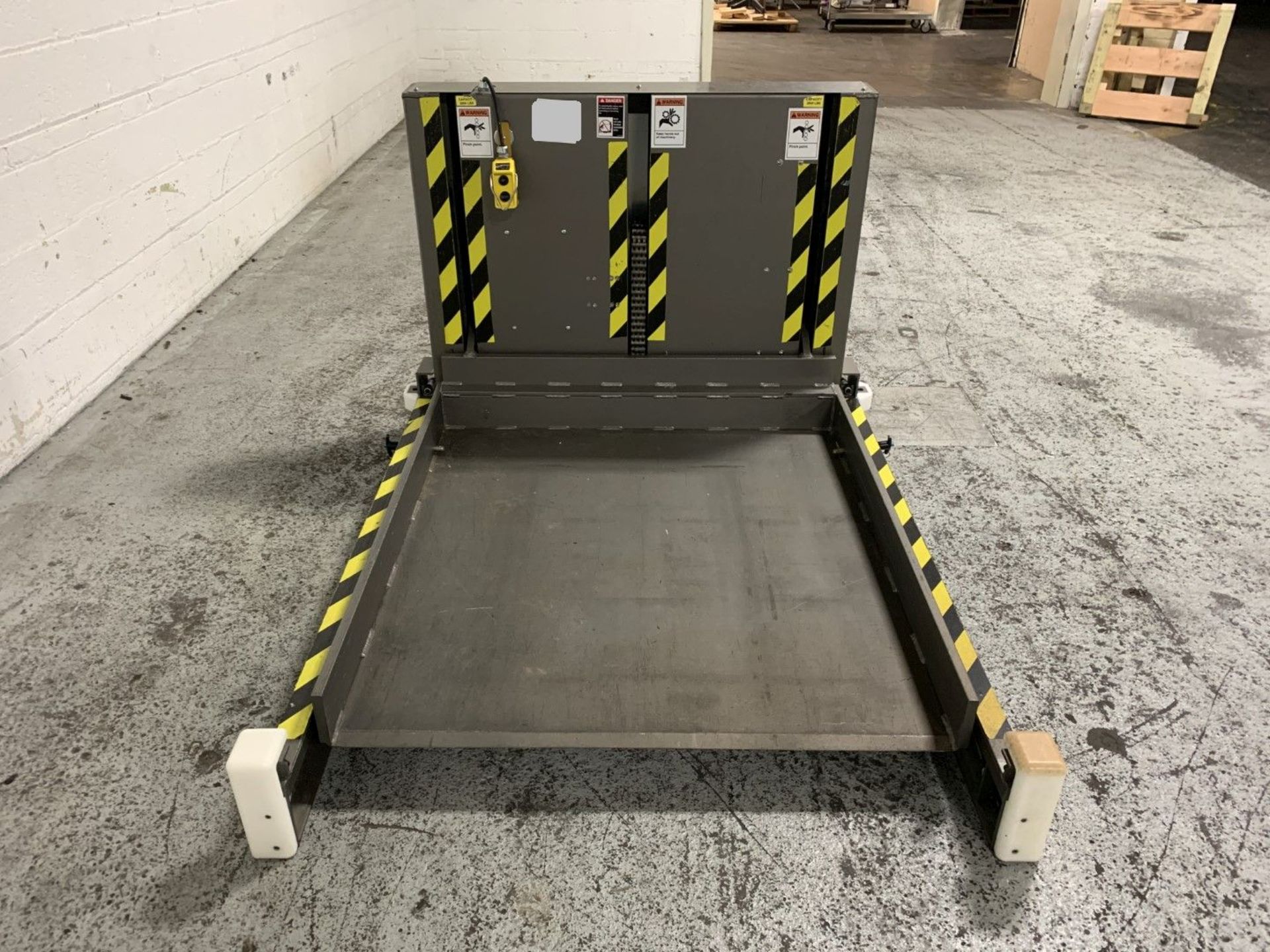 Southworth PalletPal roll-on level loader model ROLLC2.5-28, carbon ...