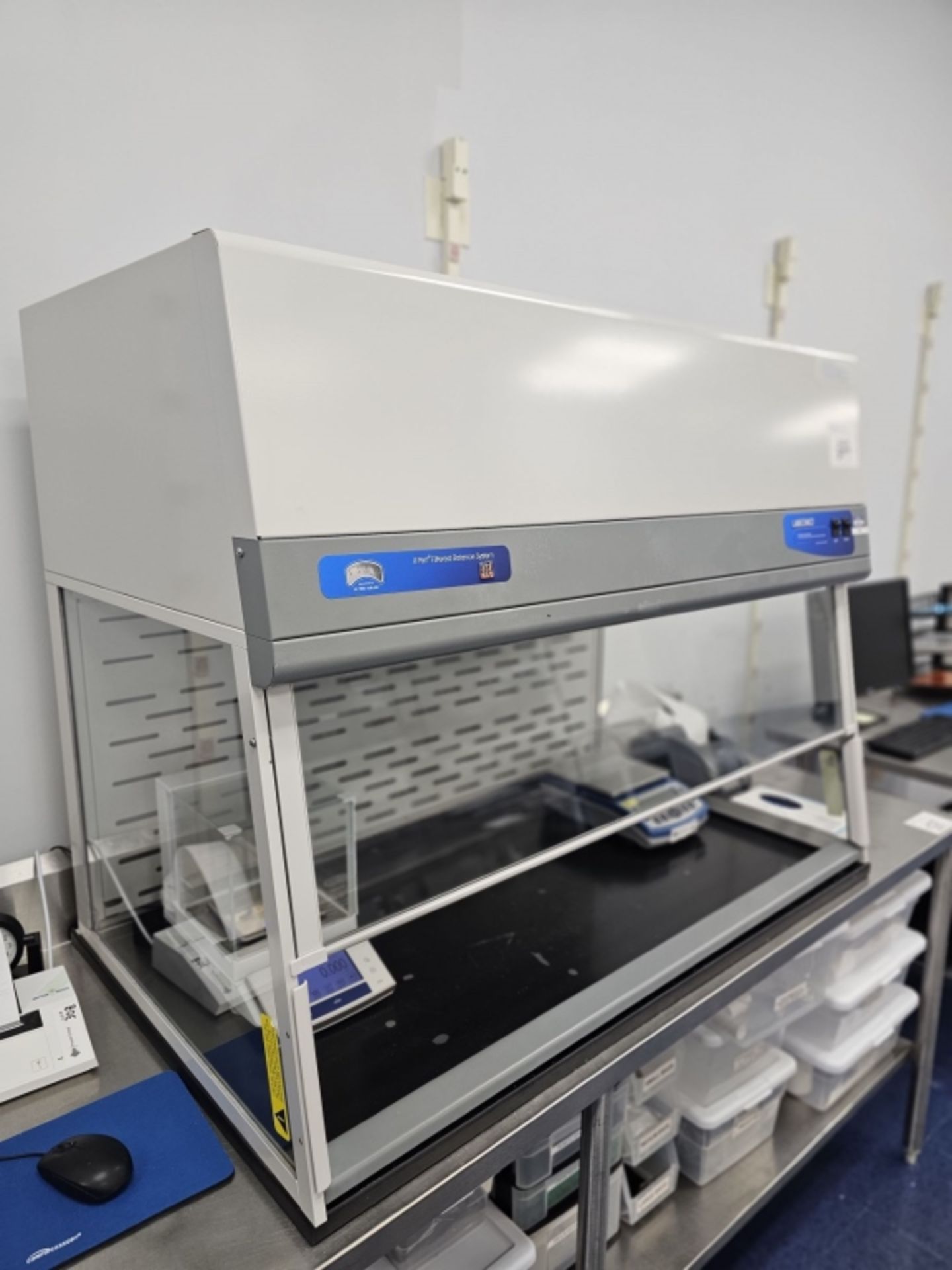 Labconco Model 3950400 Xpert Series 48" Bench Top Filtered Bench Hood ...