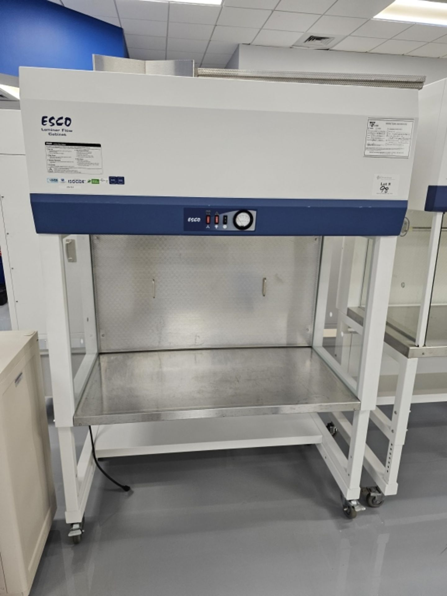 2019 ESCO 47"" x 24"" Horizontal Laminar Flow Hood Model LHG-4BS-F9 sn ...