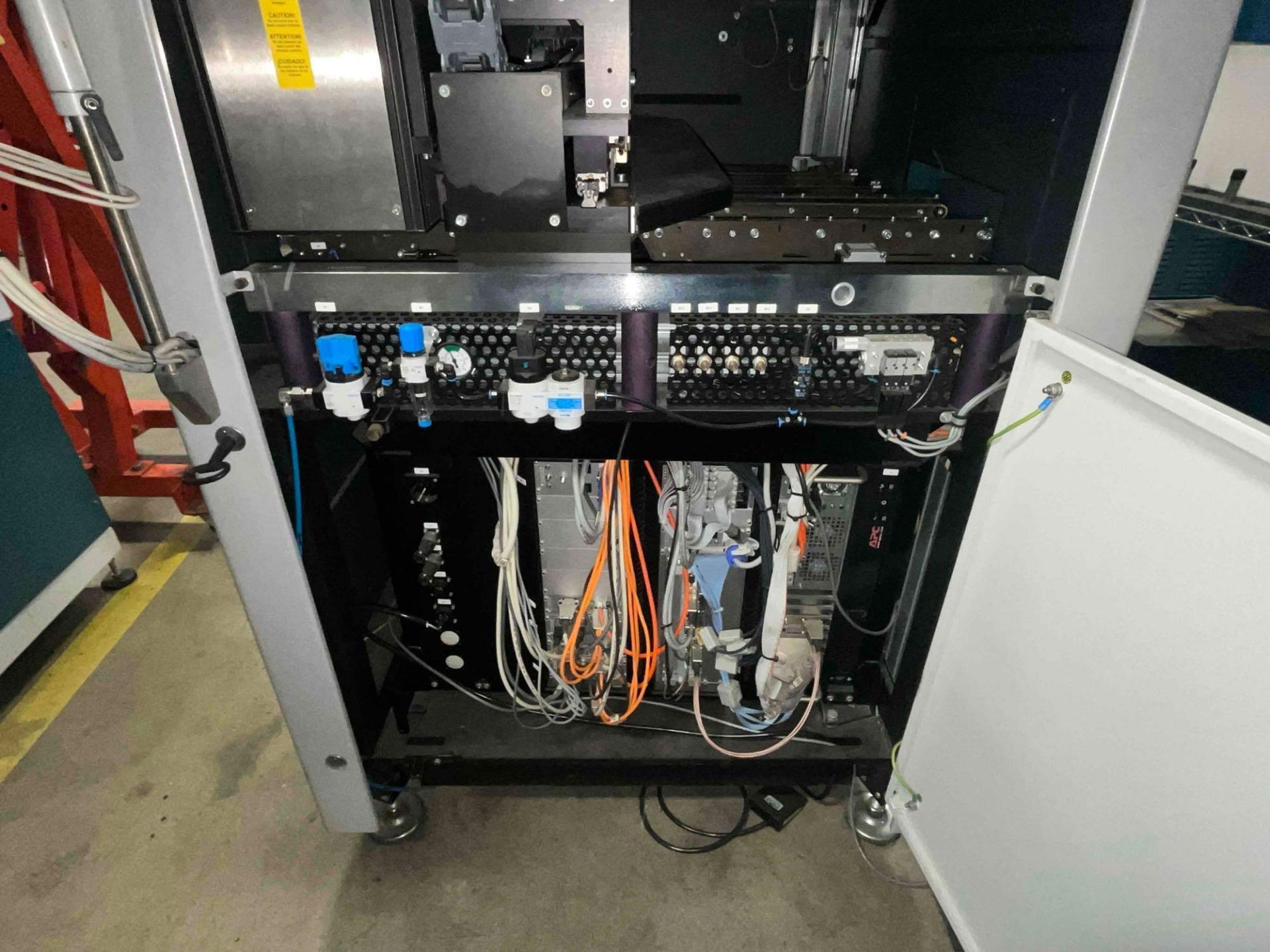 VISCOM S3088 AV 8 CAMERA AUTOMATED INSPECTION MACHINE SN:05001 NEW 2005