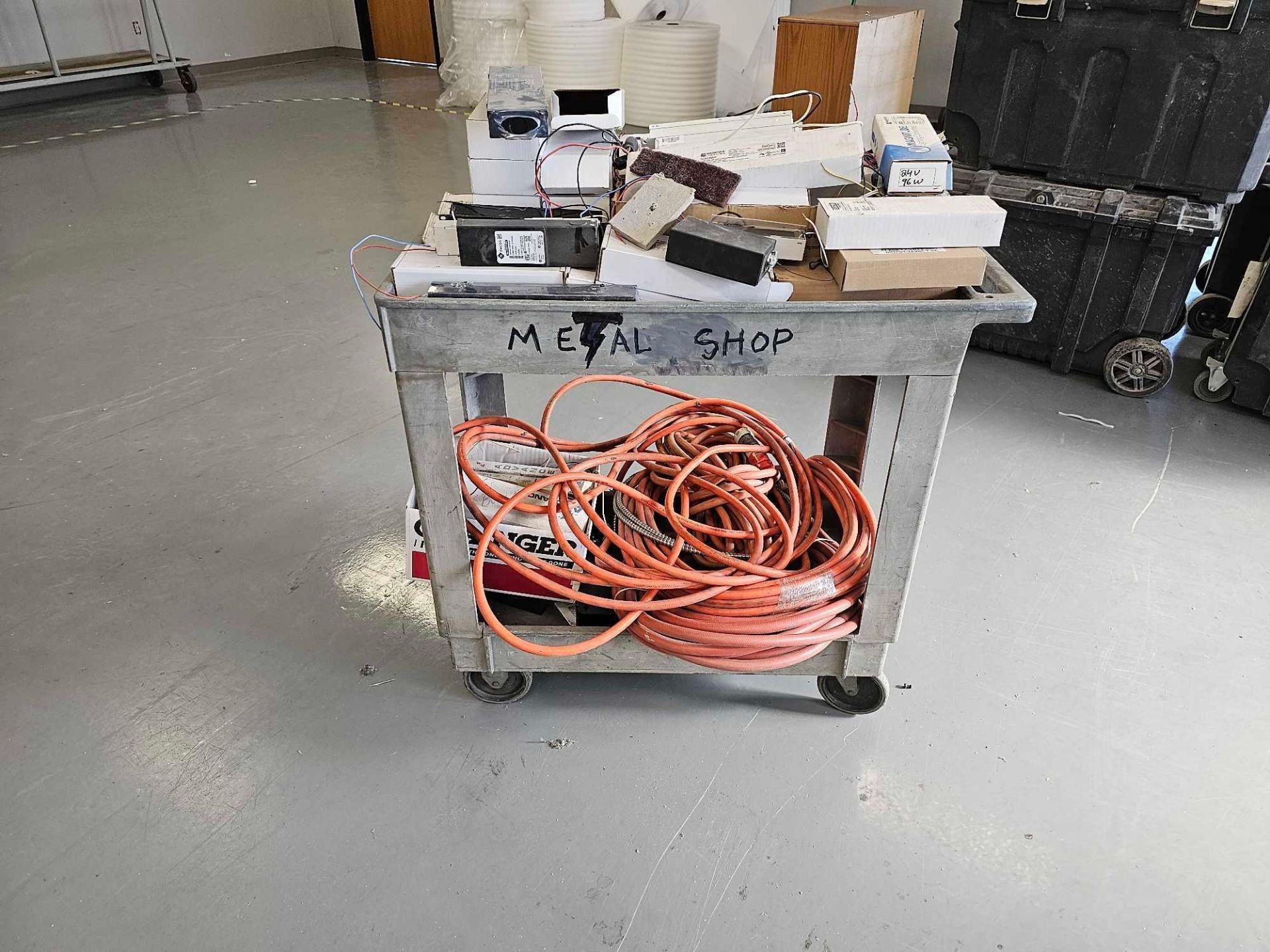ROLLING CART WITH LIGHTING CONVERTERS AND BALLASTS Item Location ...
