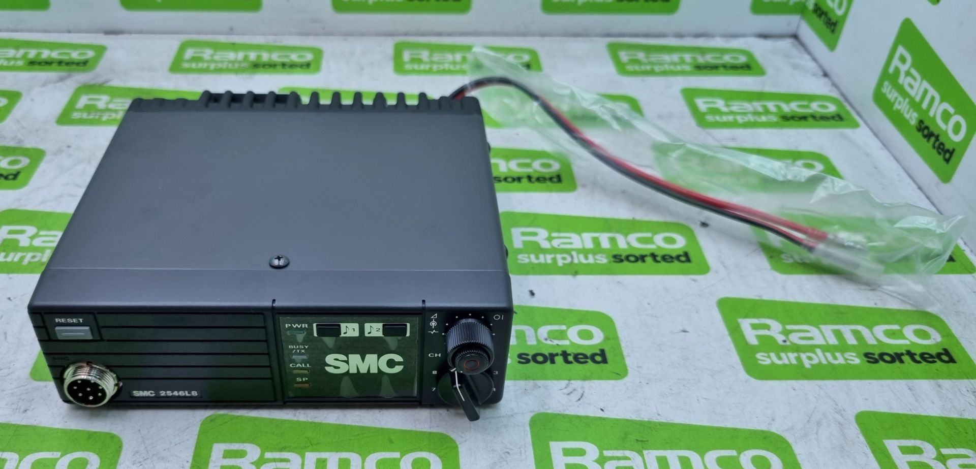 2x Yaesu SMC 2546L8 UHF Radios