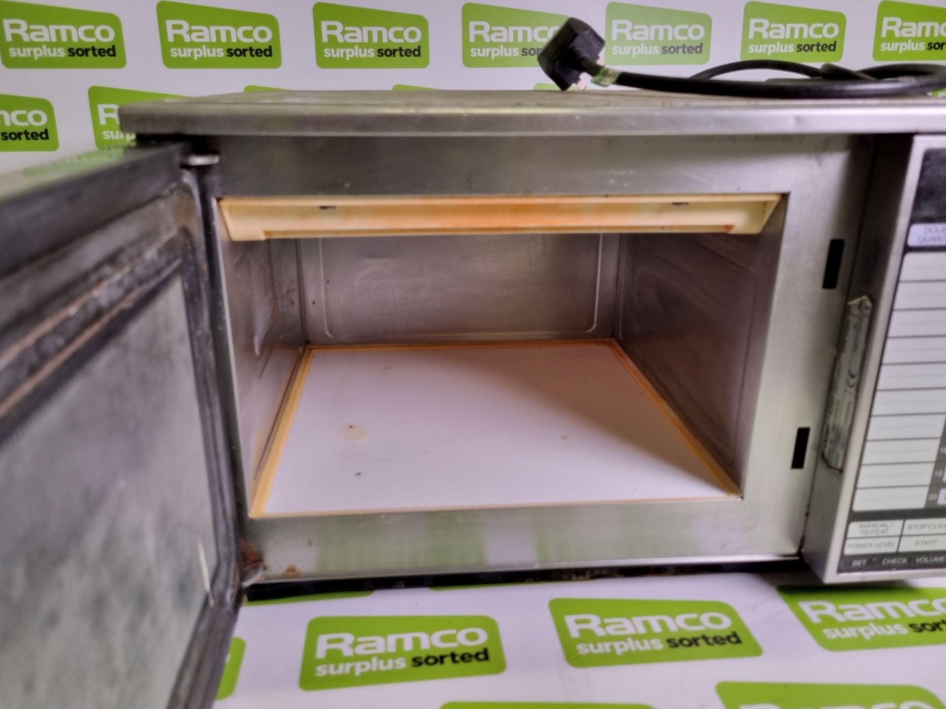 Sharp R-24AT Commercial Microwave with 20ltr capacity and 1900W Output