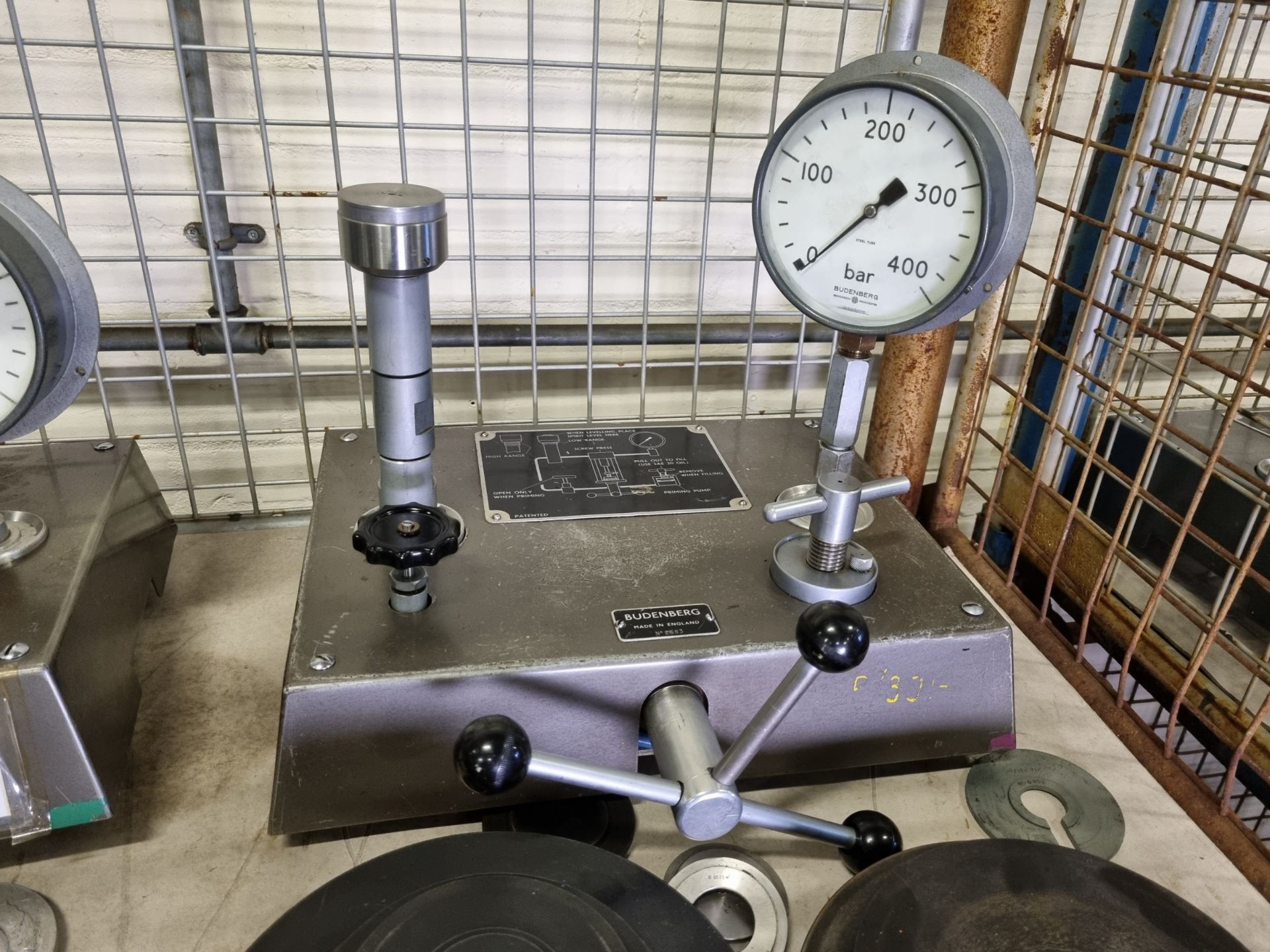 Budenberg hydraulic dead weight pressure tester with measuring weights ...