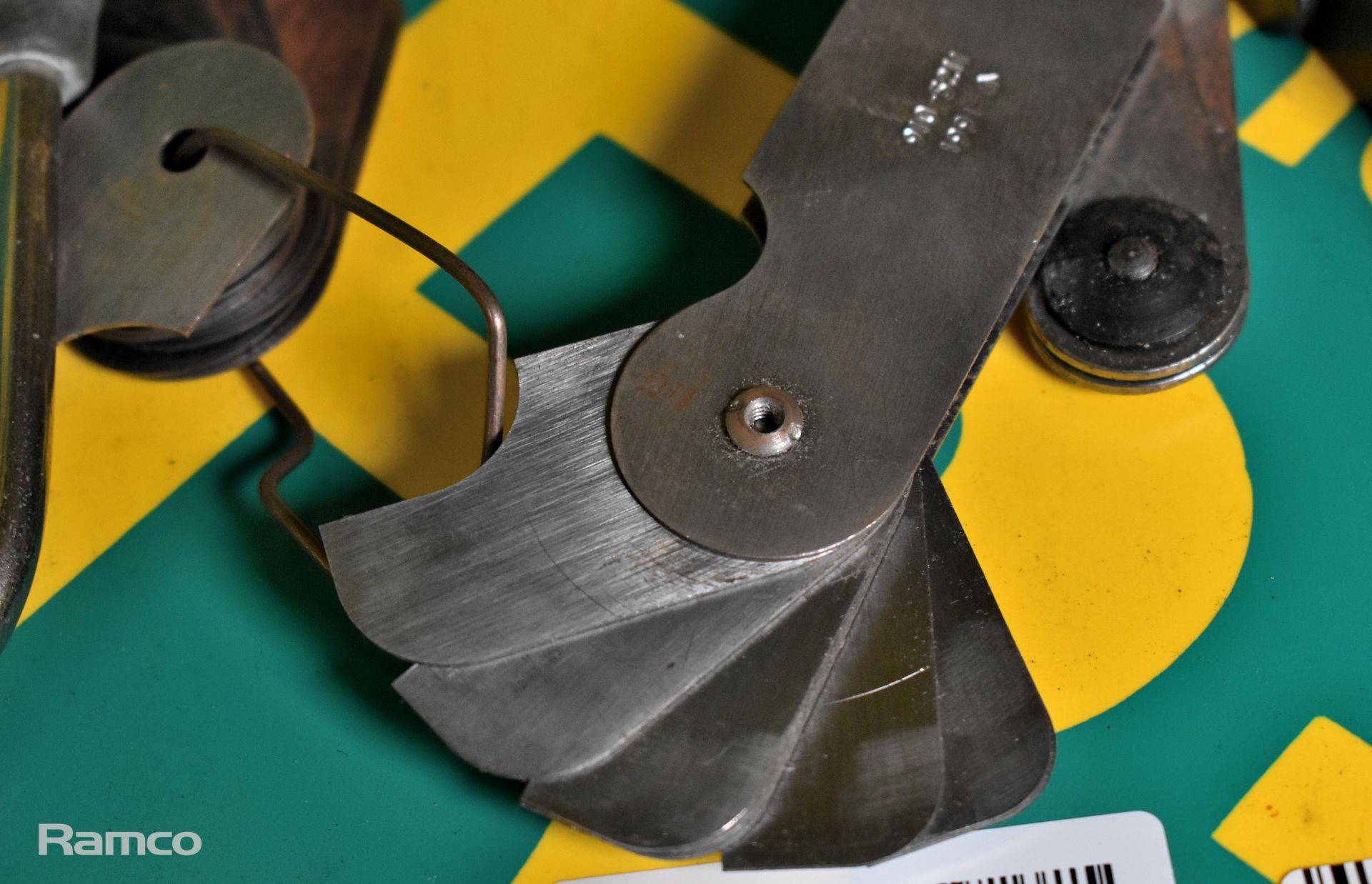 32x Hand tools to include radius gauge & scissors