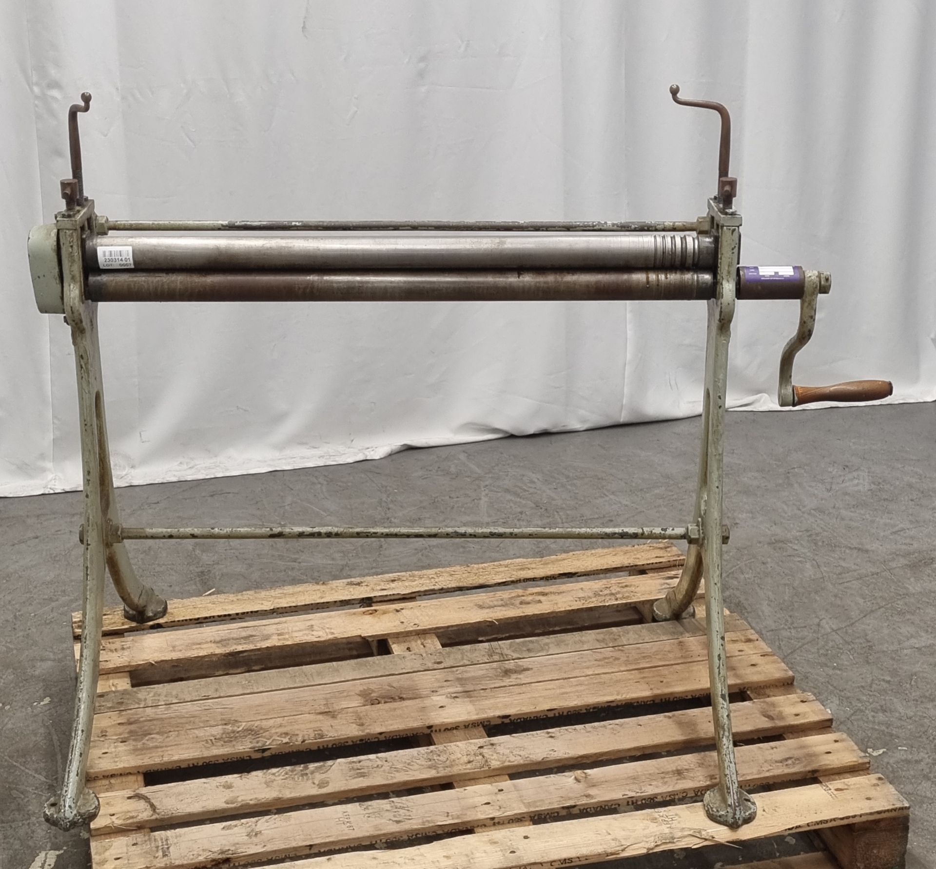 F.J Edwards Besco Manual metal bender Length 120cm x Width 65cm x ...