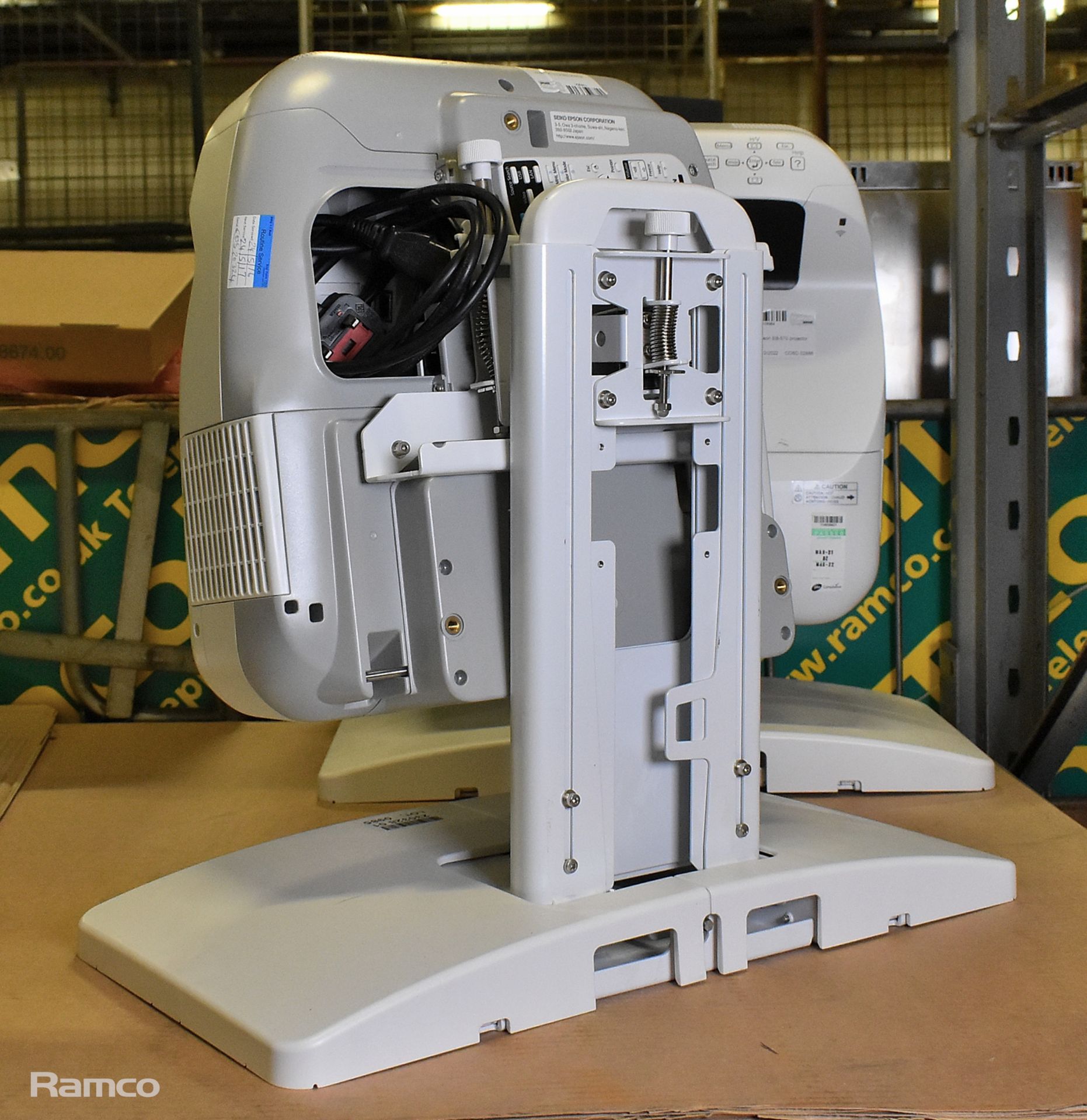 Epson EB-570 projector