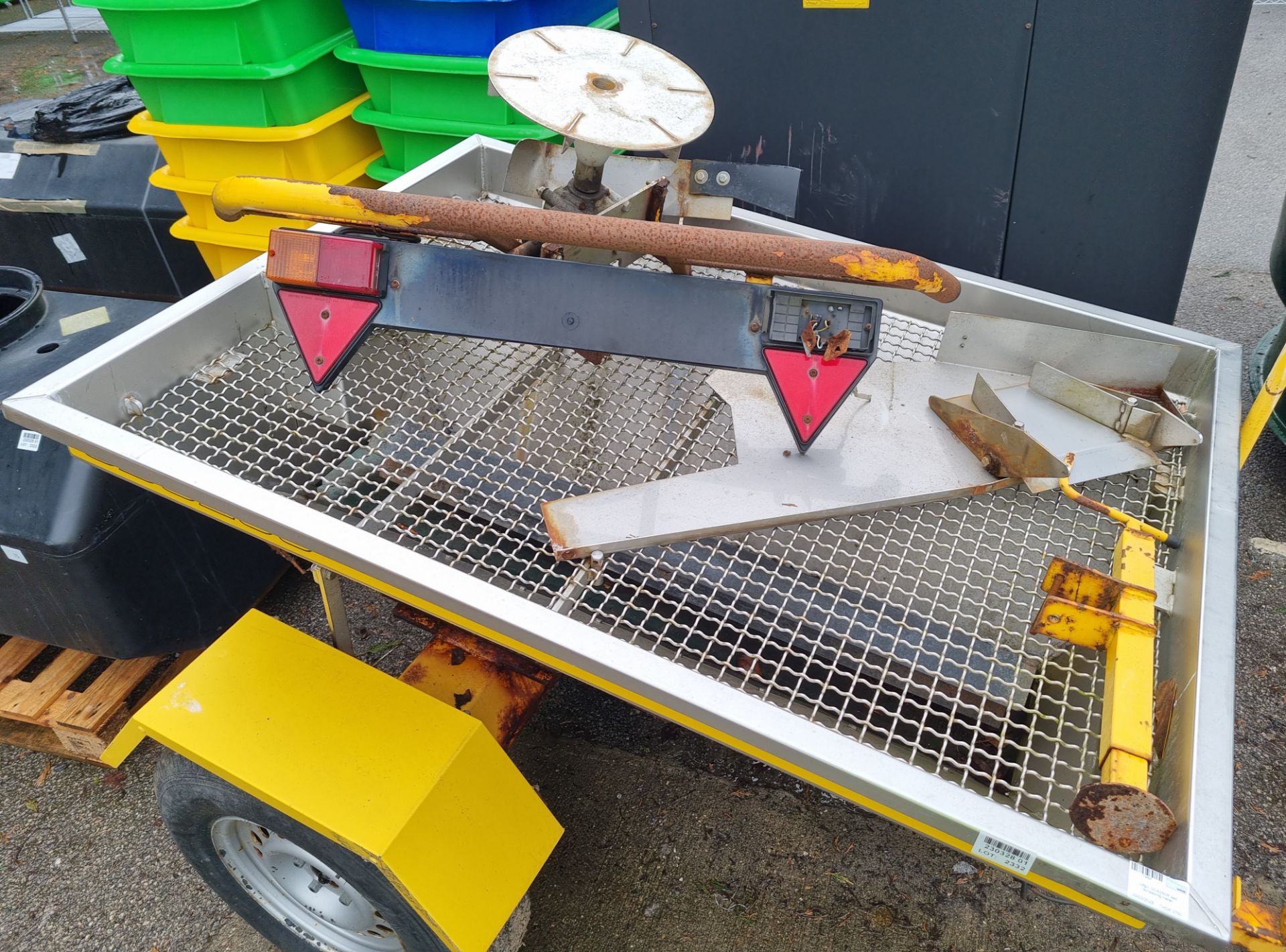 Logic GDS250R salt spreading trailer