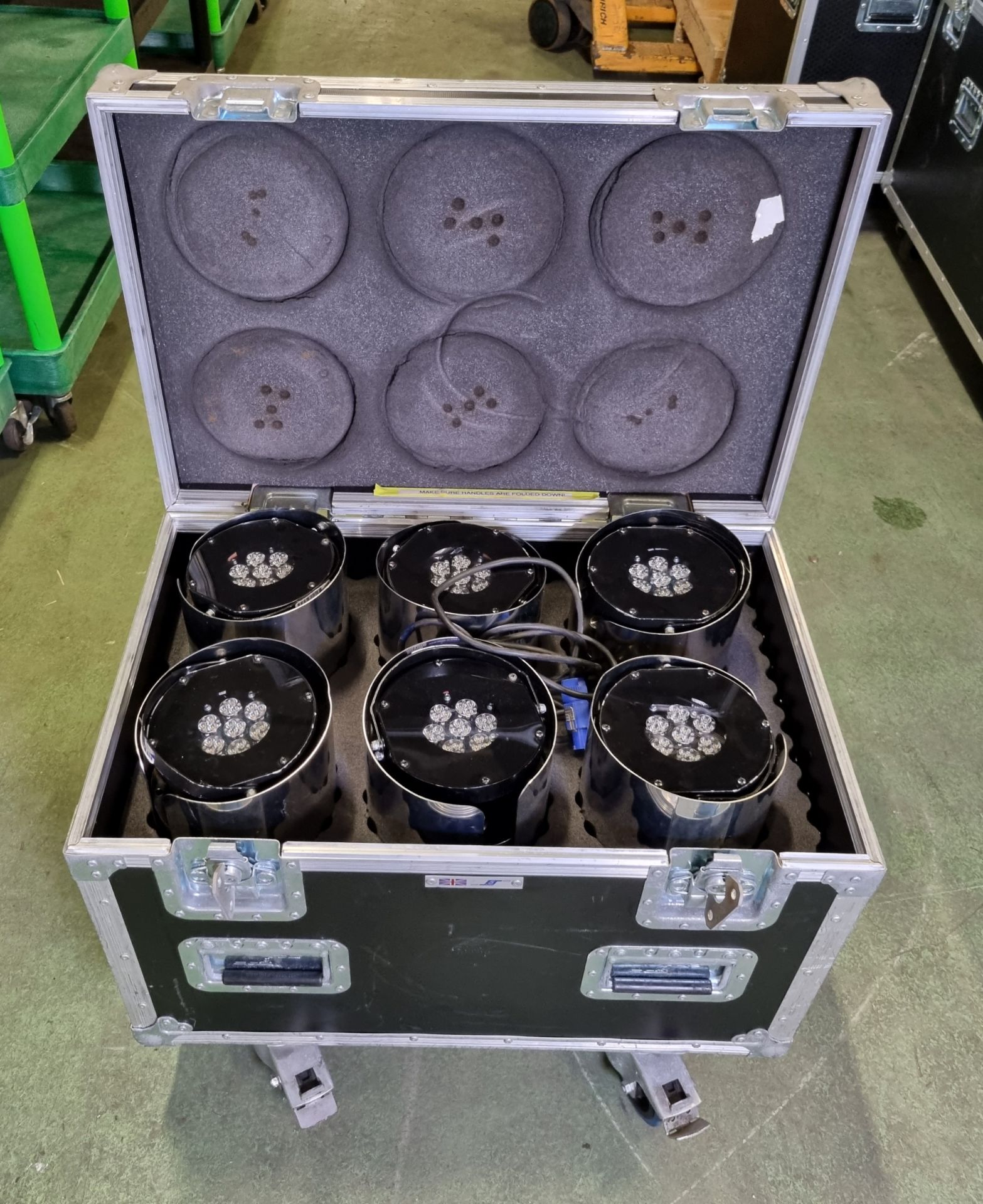 6x Core Point 20 LED uplighter in powered flight case with power cable ...