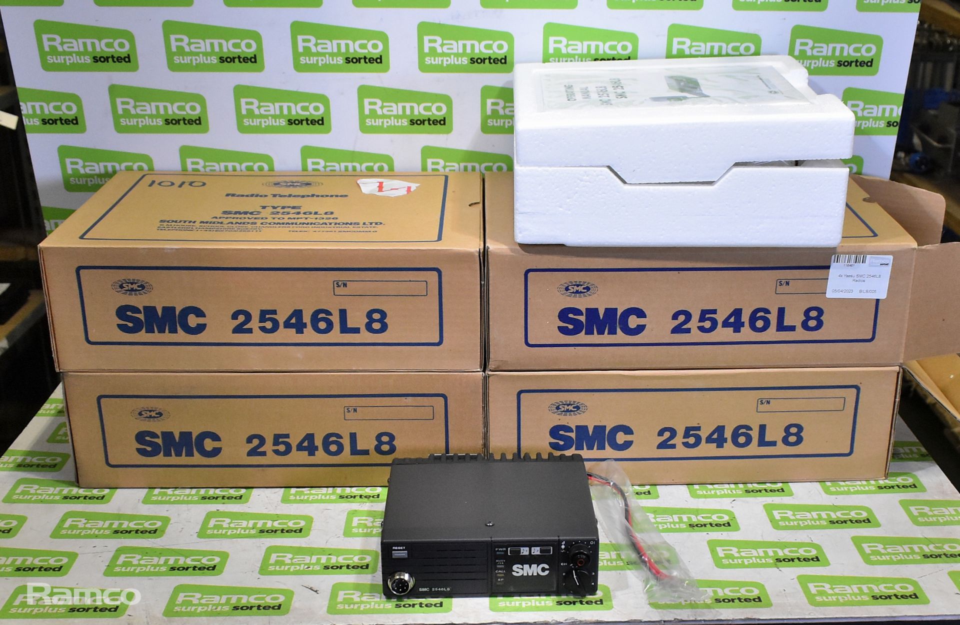 4x Yaesu SMC 2546L8 Radios