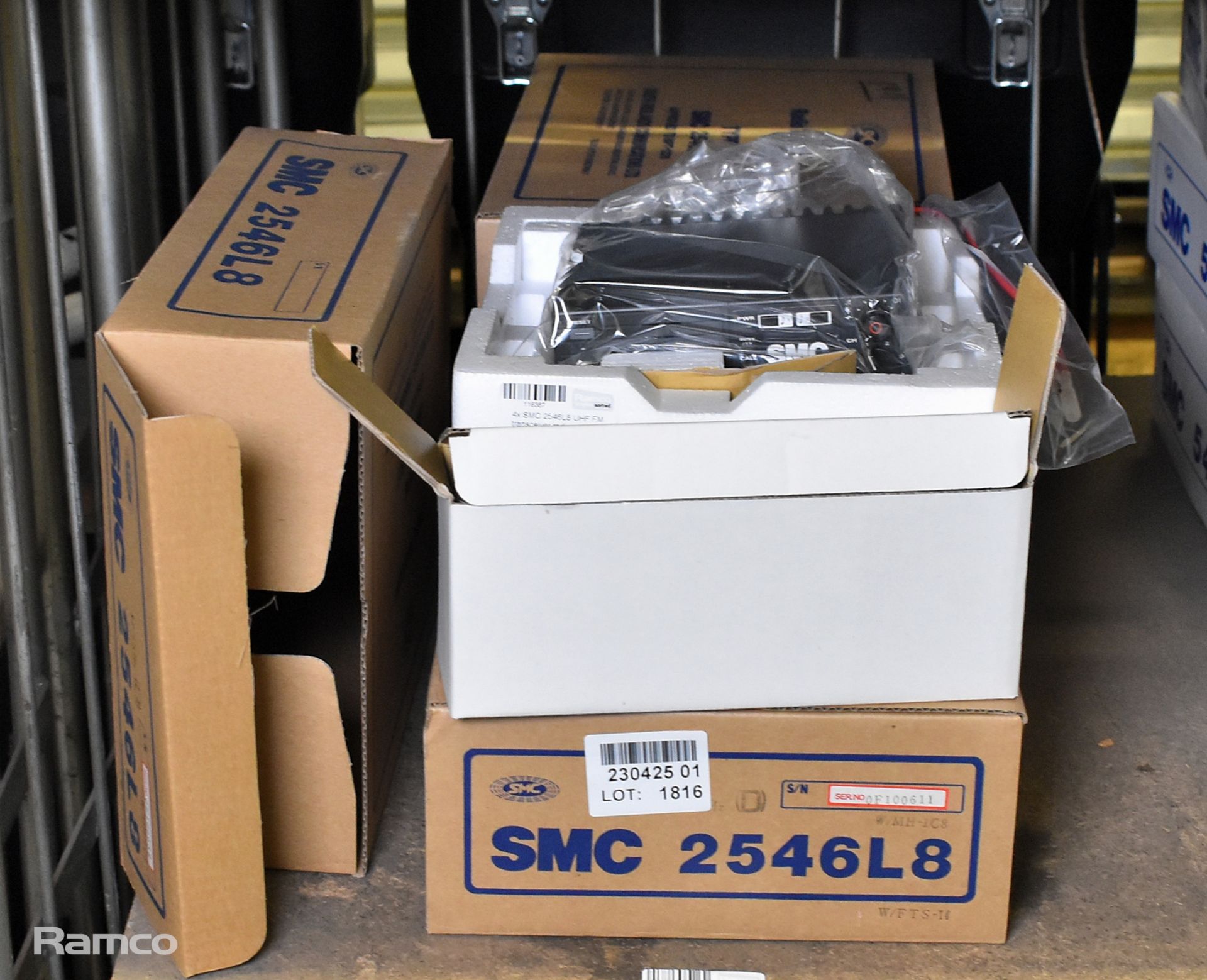 4x SMC 2546L8 UHF FM transceiver radios - boxed with power cable and ...